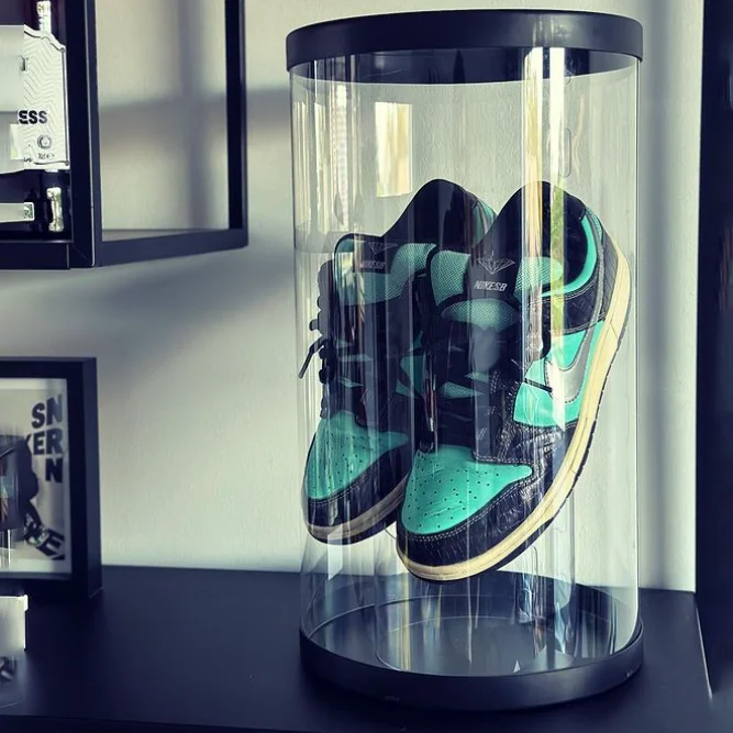 Cylinder Sneaker Display Tube Round Floating Shoes Display Stand With ...