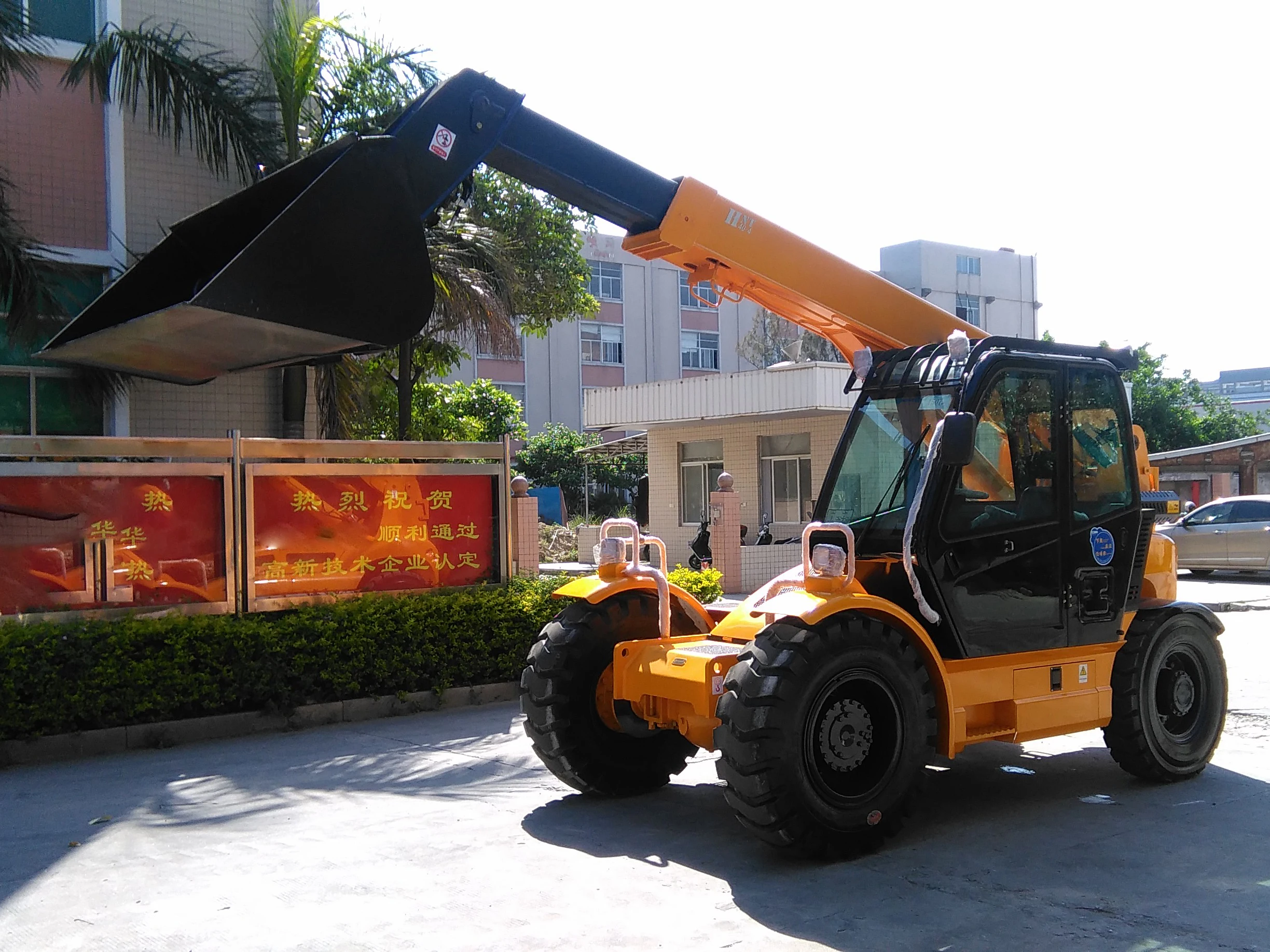 4 Ton Telescopic Boom Forklift Handler Hnt40 Double Pallet Handler With ...