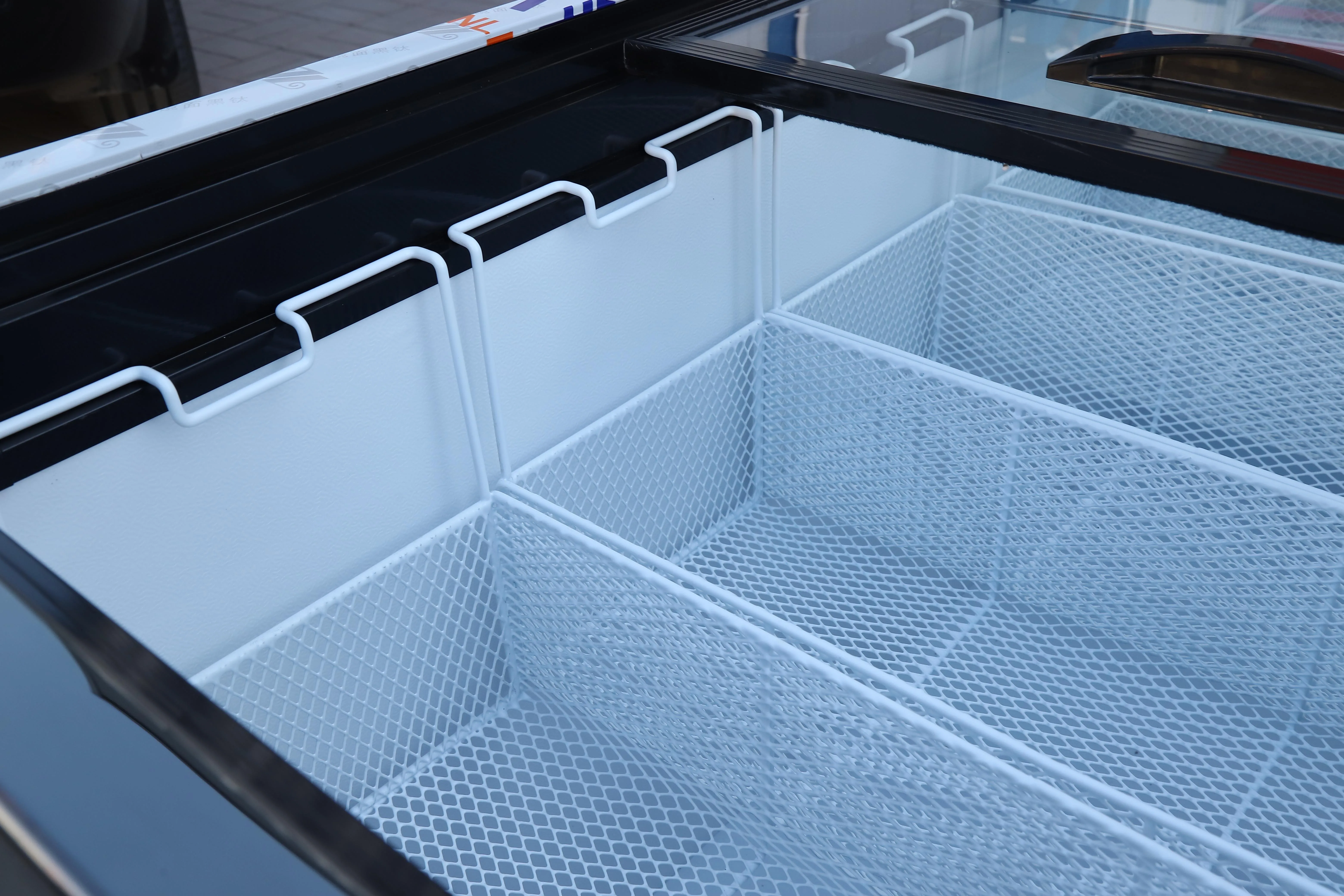 2 Curved Glass Sliding Doors Horizontal Freezer Chest Freezer With ...