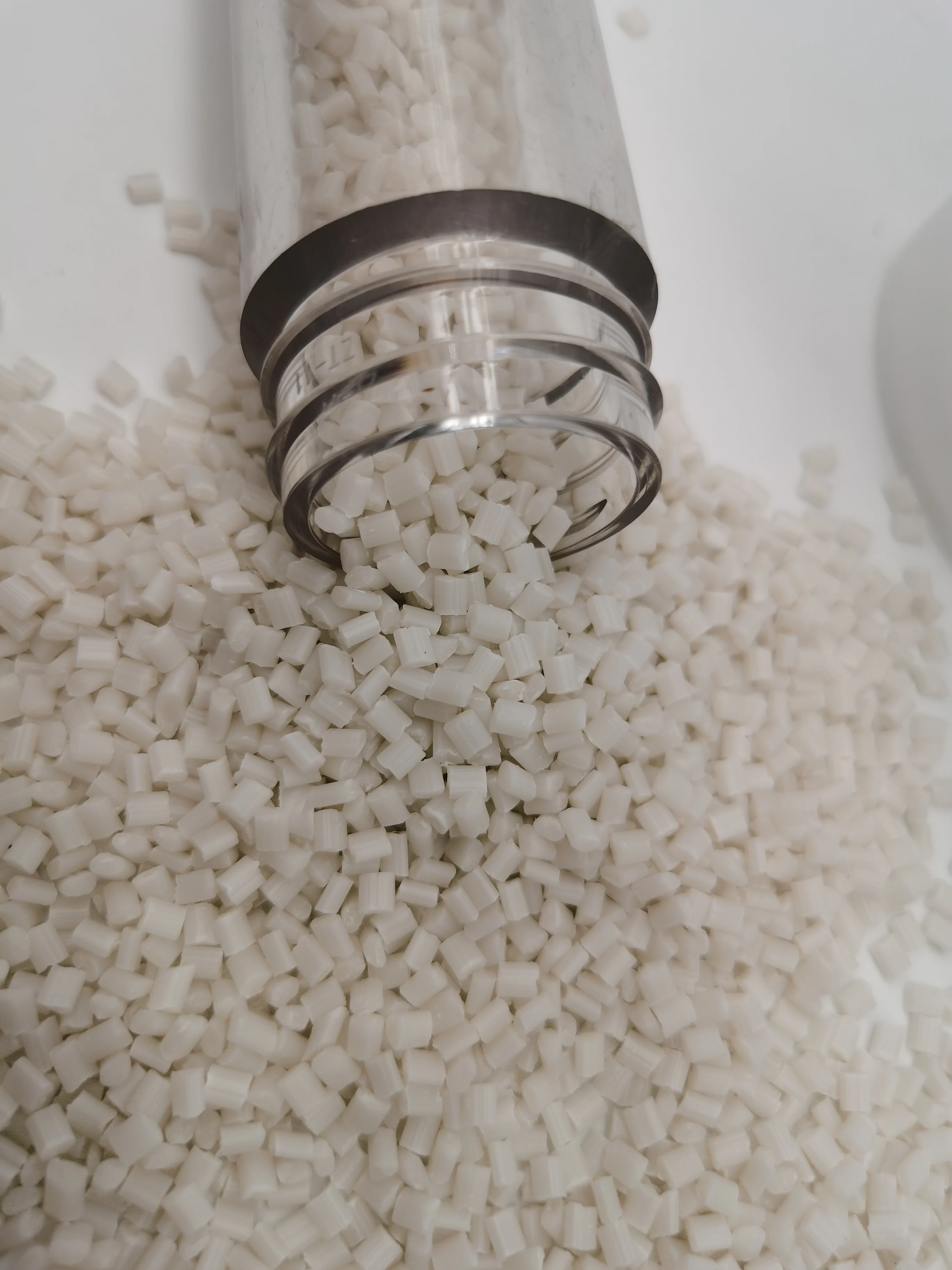 Sodium Sulphate Transparent Filler Masterbatch Cosmetic Bottle ...