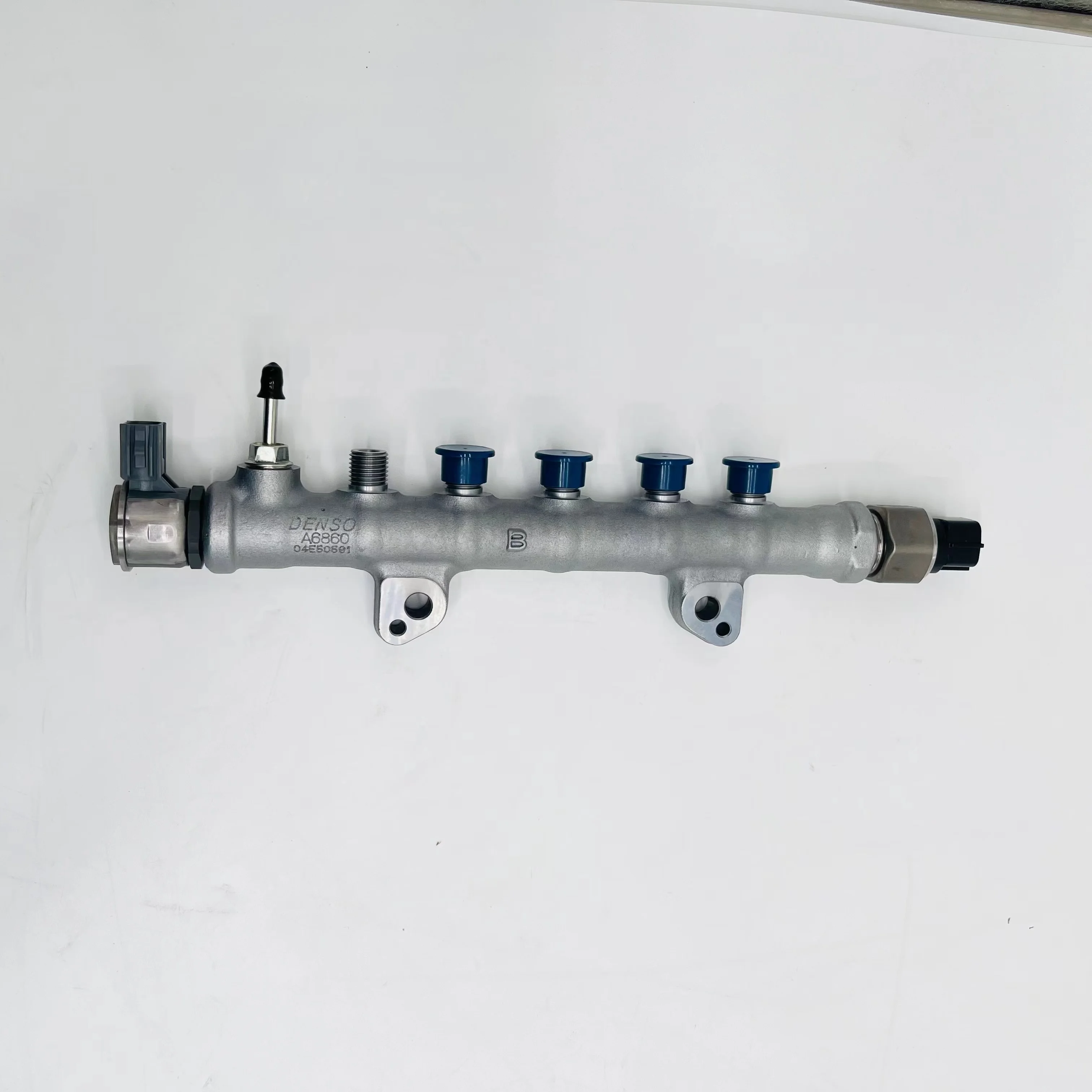 Toyota Common Rail Assy 23810-0E010 for 1GD 2GD Direct Injection Engine ...