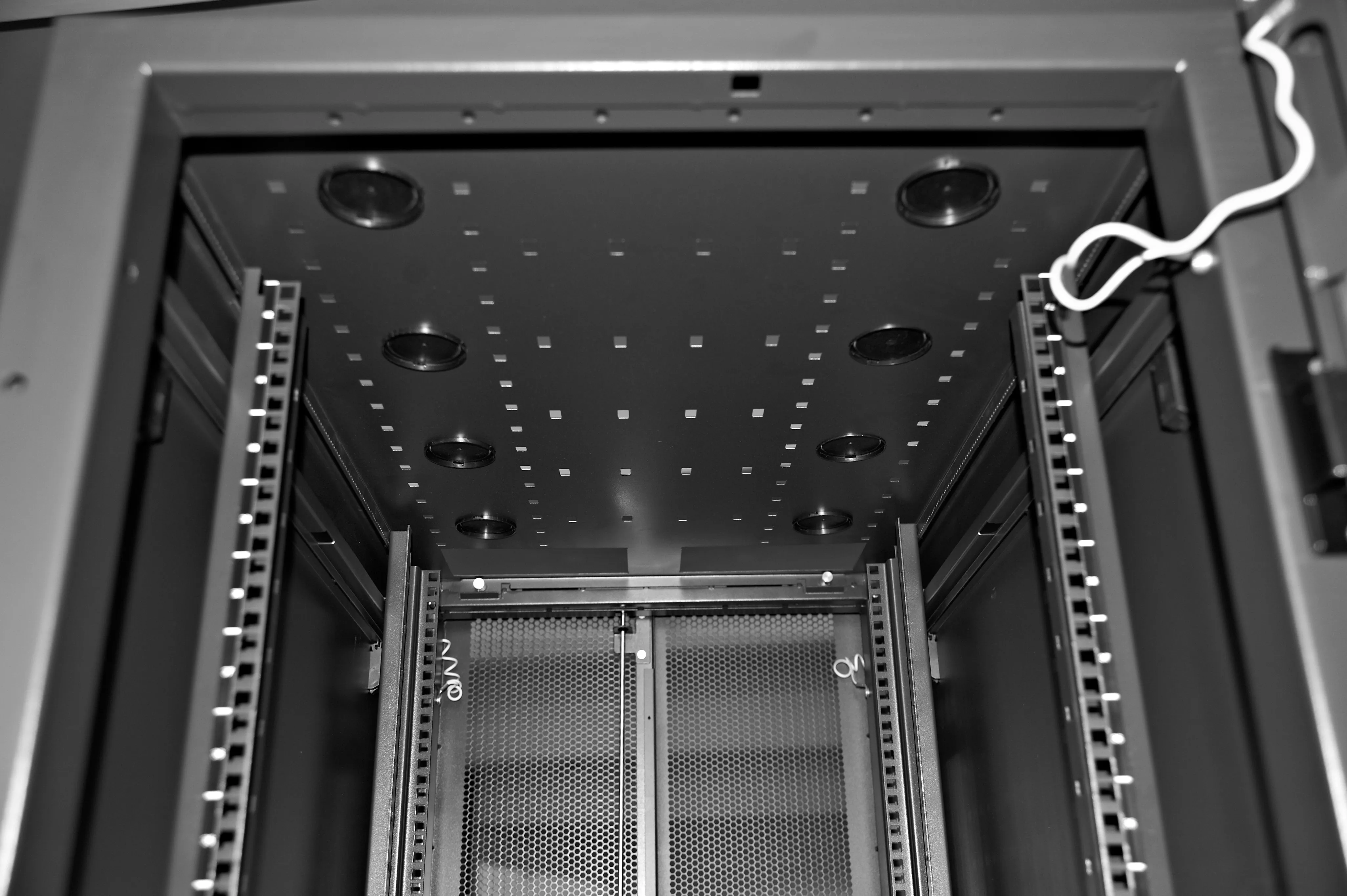 Network Server Cabinet Black Mesh Door 42u-47u Modular Design Flexible ...