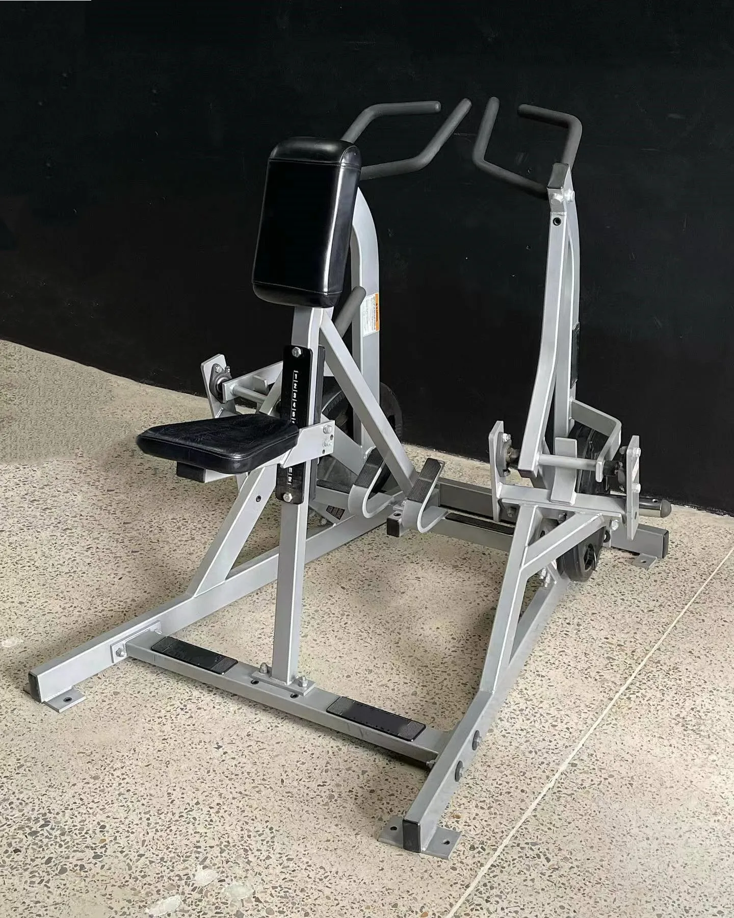 Iso-lateral Seated Plate Loaded Strength Equipment Machine