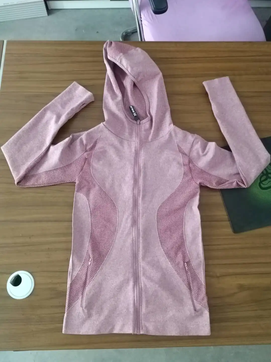 Cationic Polyester and Nylon Heather Yarn for Seamless Weaving