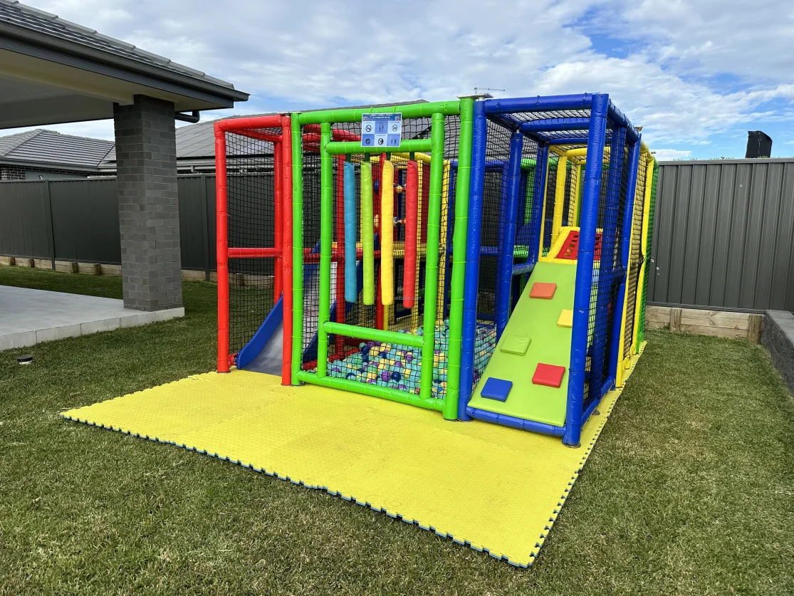 Durable PE Material Portable Indoor Outdoor Playgrounds