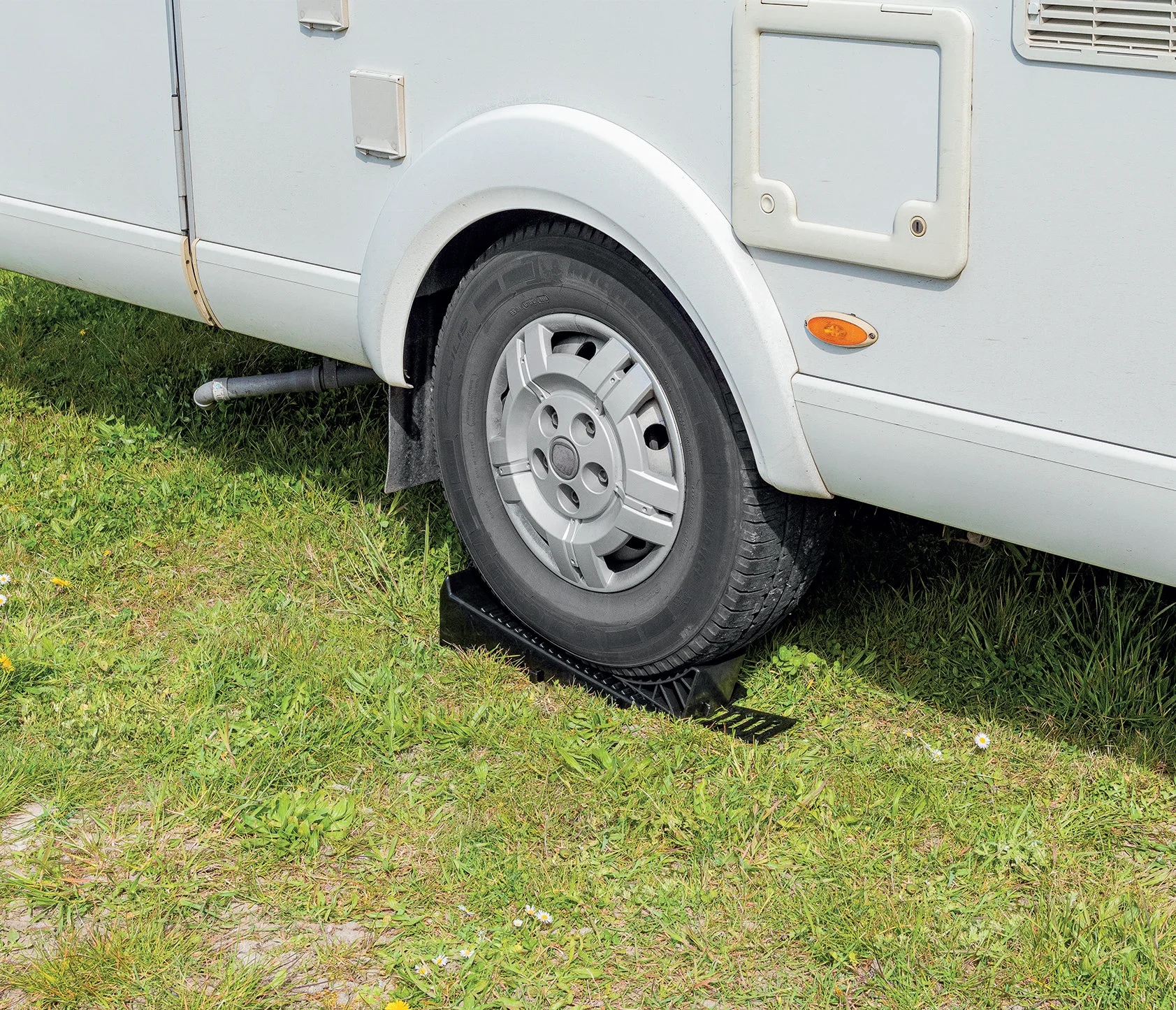 Caravan Wheel Leveling Ramp and Chock Kit Camper Trailer Motorhome ...