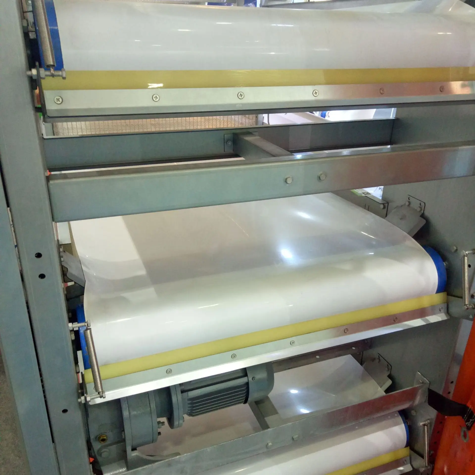 Automatic Poultry Chicken Breeding Cages - Efficient Manure Collection