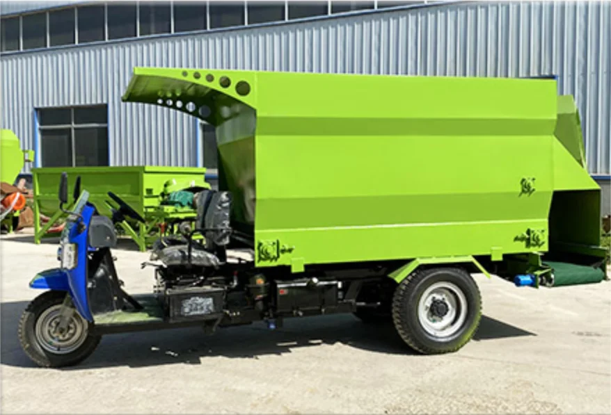 Diesel Powered Self-propelled Feed Spreader Three Wheeled Agricultural ...