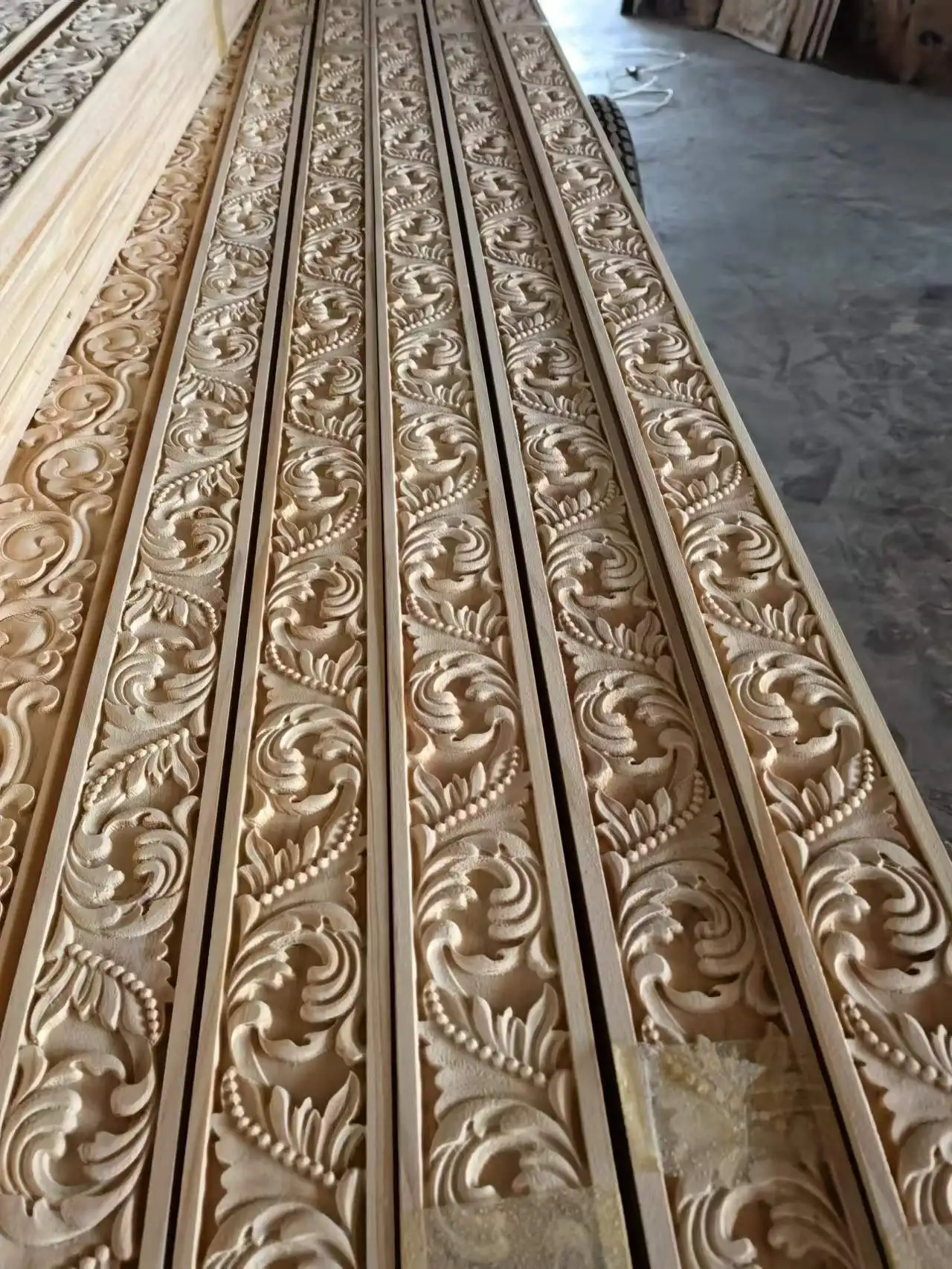 Decorative Wood Mouldings for Interior Decoration - Natural Solid Wood ...