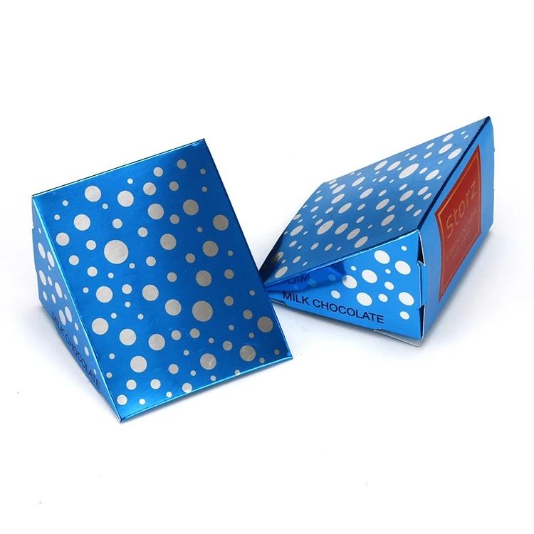 creative triangle shape gift box - 动态图库网