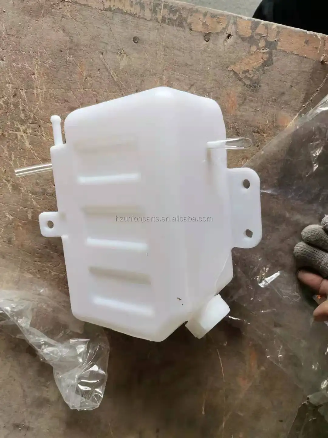 MOBEESTAR 25361-5H000 - High Quality Water Tank Surge for Hyundai HD65/72