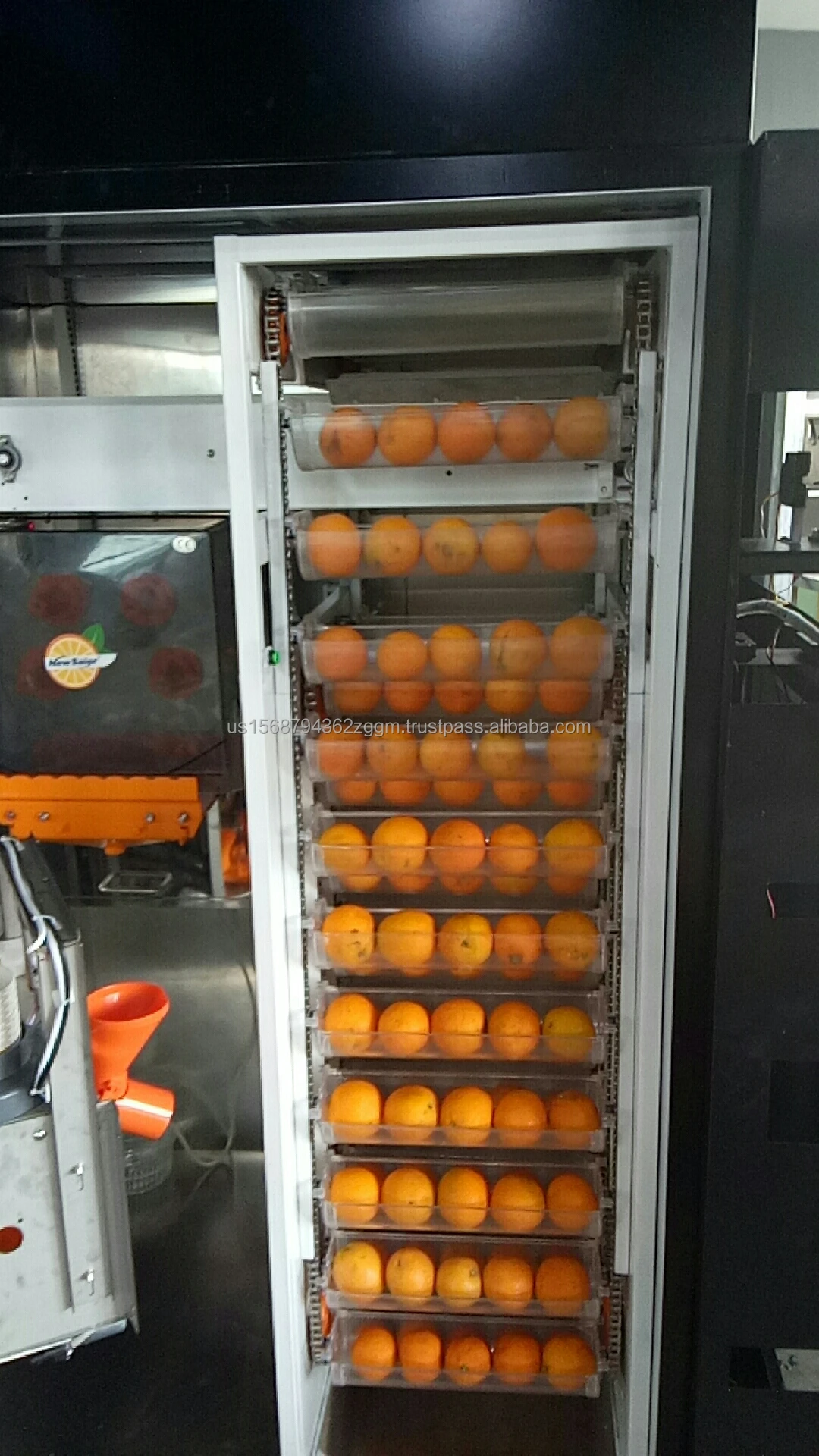 Fresh Orange Juice Vending Machine - Instant & Cooling