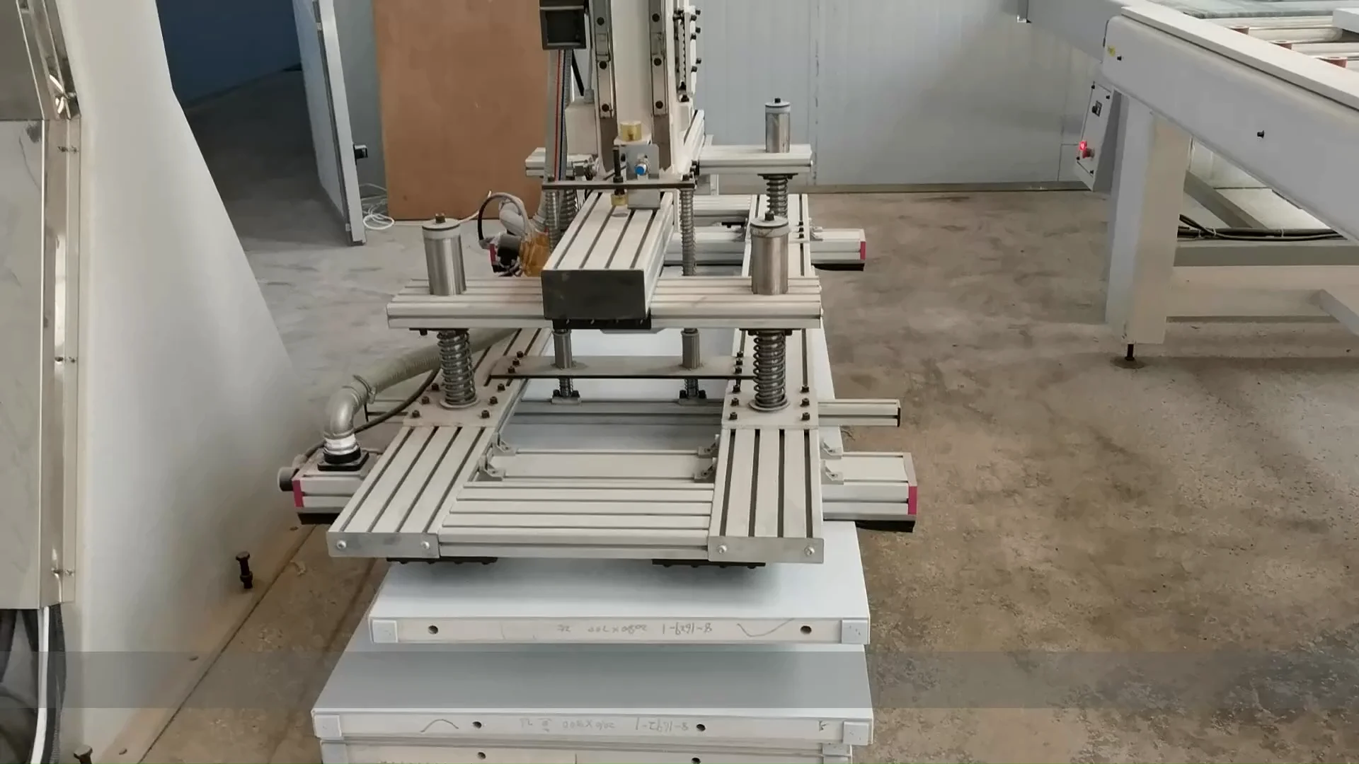Woodworking Automatic Gantry Robot Machine For Loading And Unloading ...