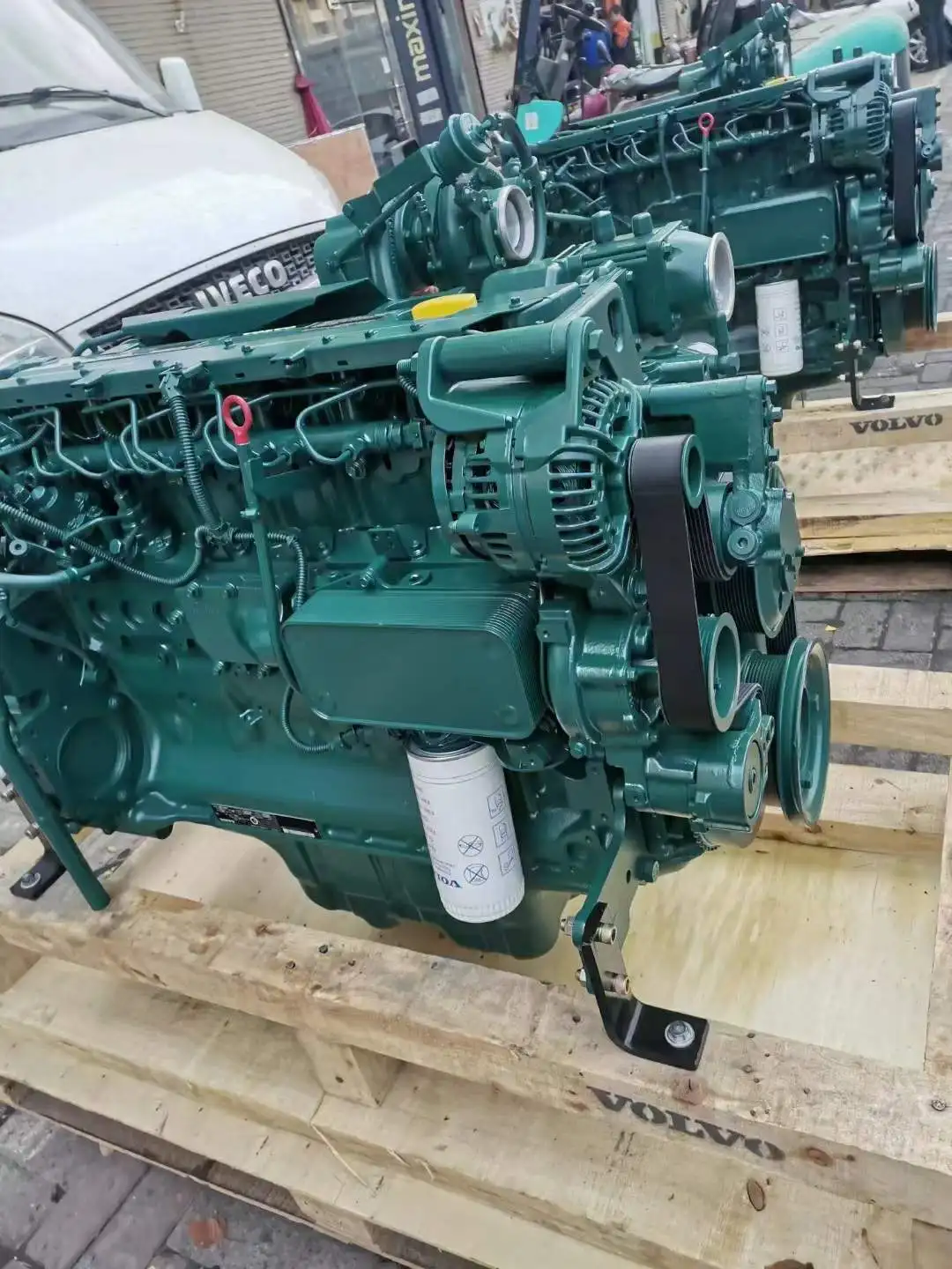 VOLVO D12D 460 FH2 Engine - Reliable Power for Construction