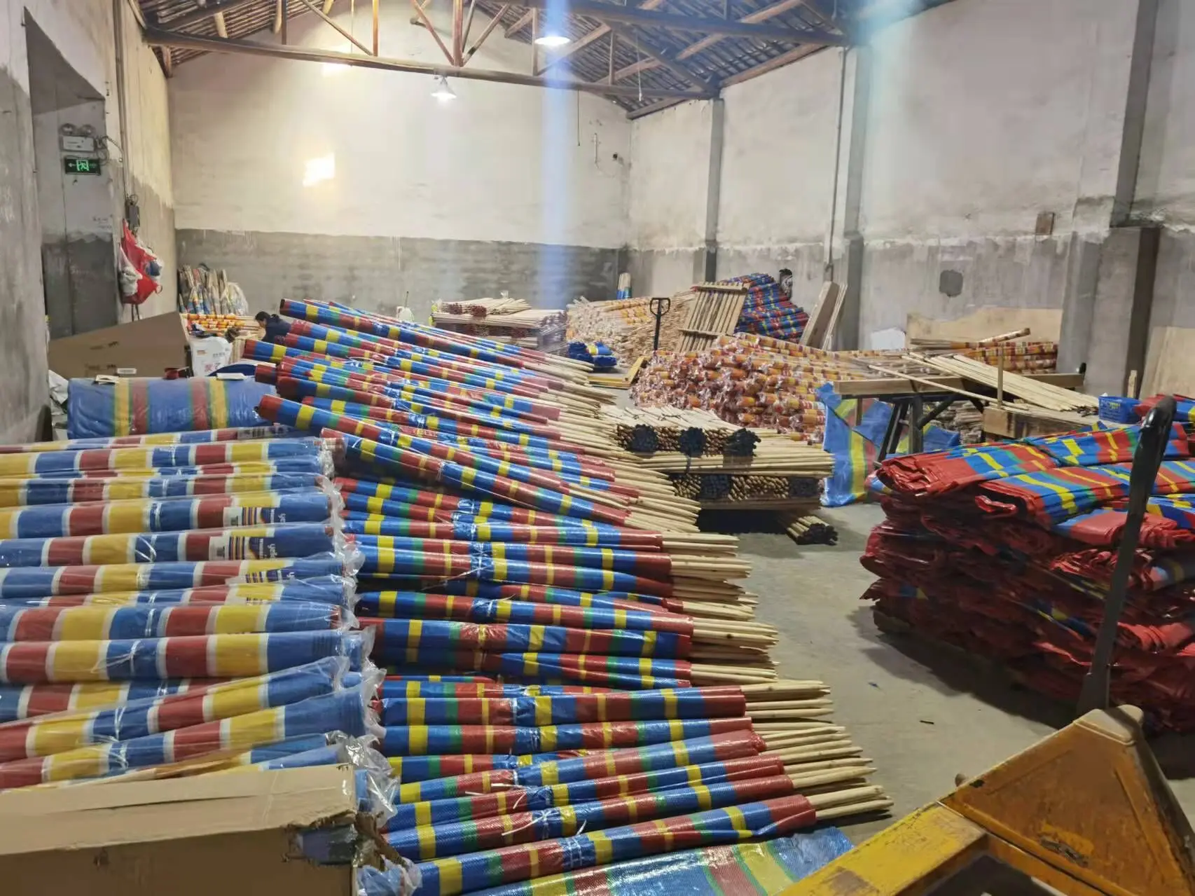 Custom Print Beach Wind Blocker Short Light Weight Beach Privacy Screen ...