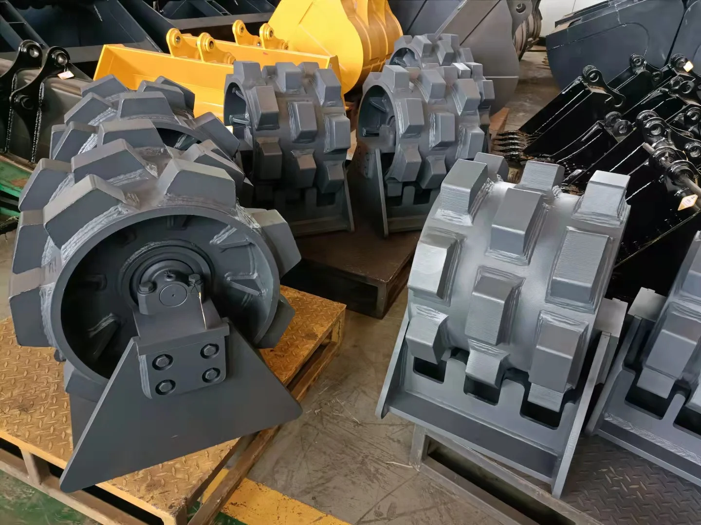 High Quality Excavator Compaction Wheel For Zx200 Pc200 Cat200 Sk200 ...