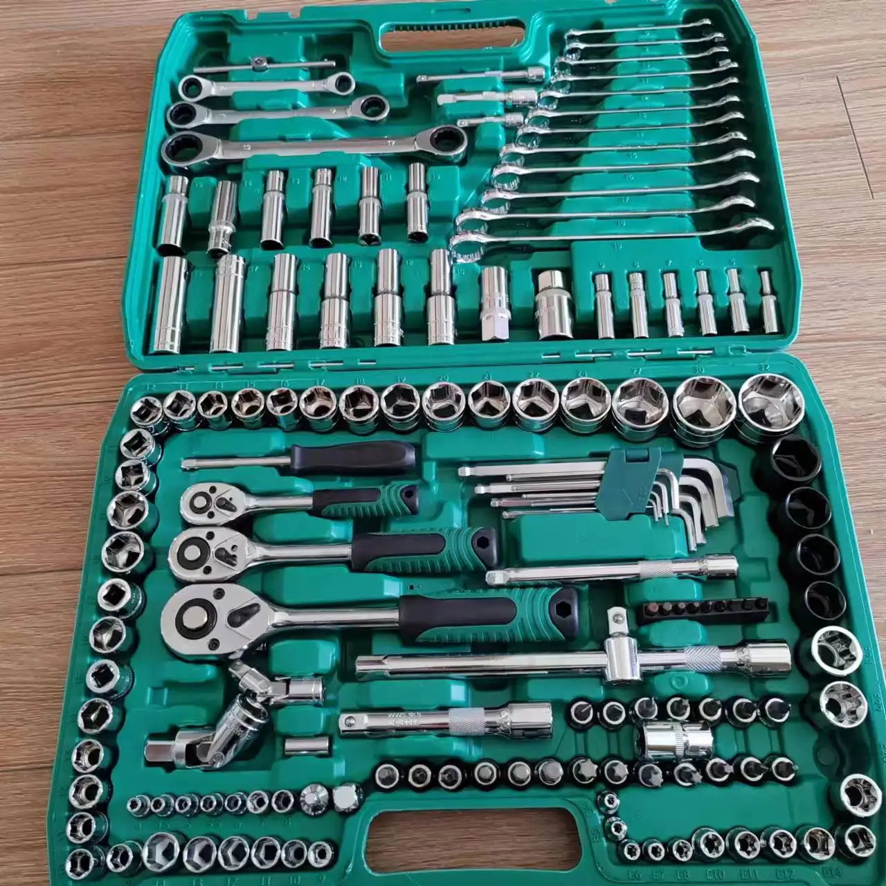 151 Piece Tool Set - Durable Chromium Vanadium Steel Tools