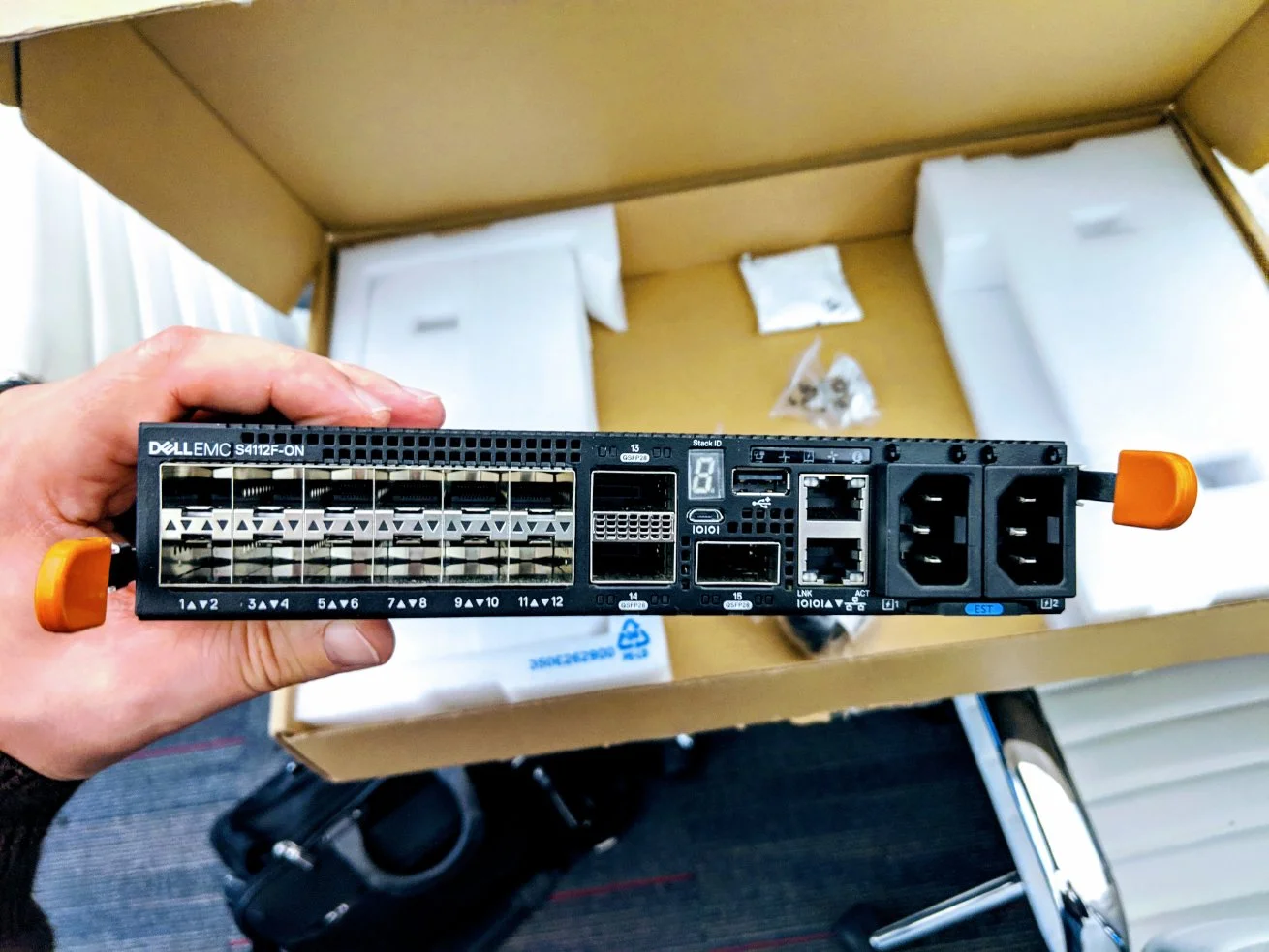 D Ell E Mc S4112f-on Half-width Switches 12x 10gbe Sfp+,3x 100gbe ...