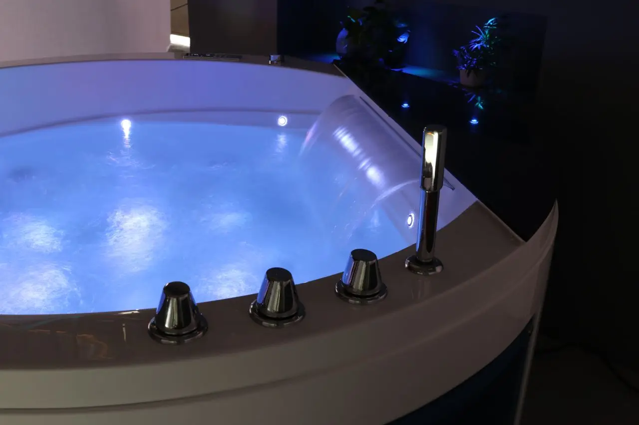 Luxury Round Freestanding Bath Tub Whirlpool Hydro Massage Jet Air ...