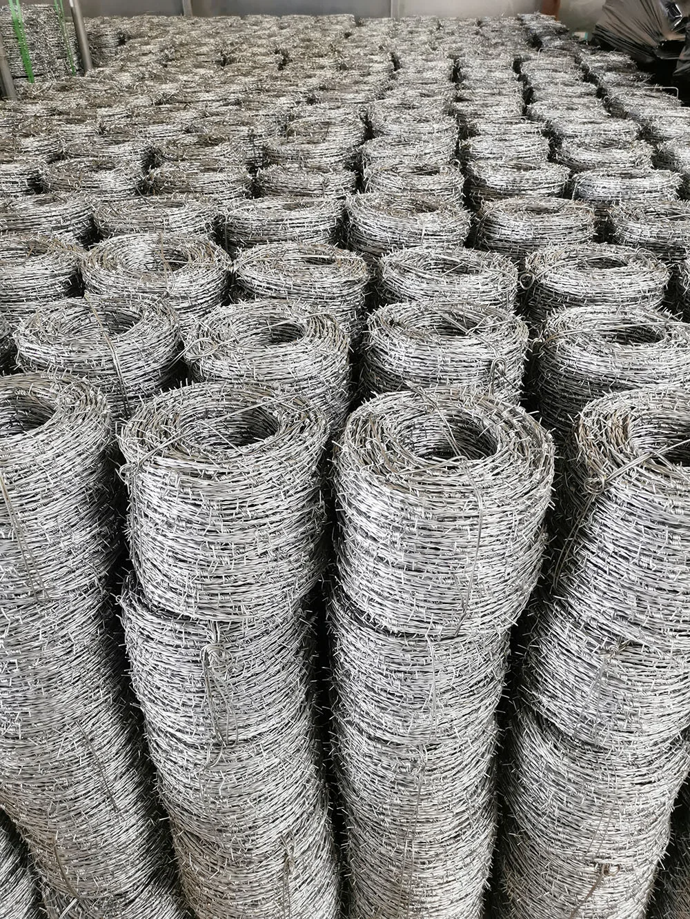 Barbed Wire Fencing/ 25kg/roll 50kg/roll Alambre De Puas Con Buena ...
