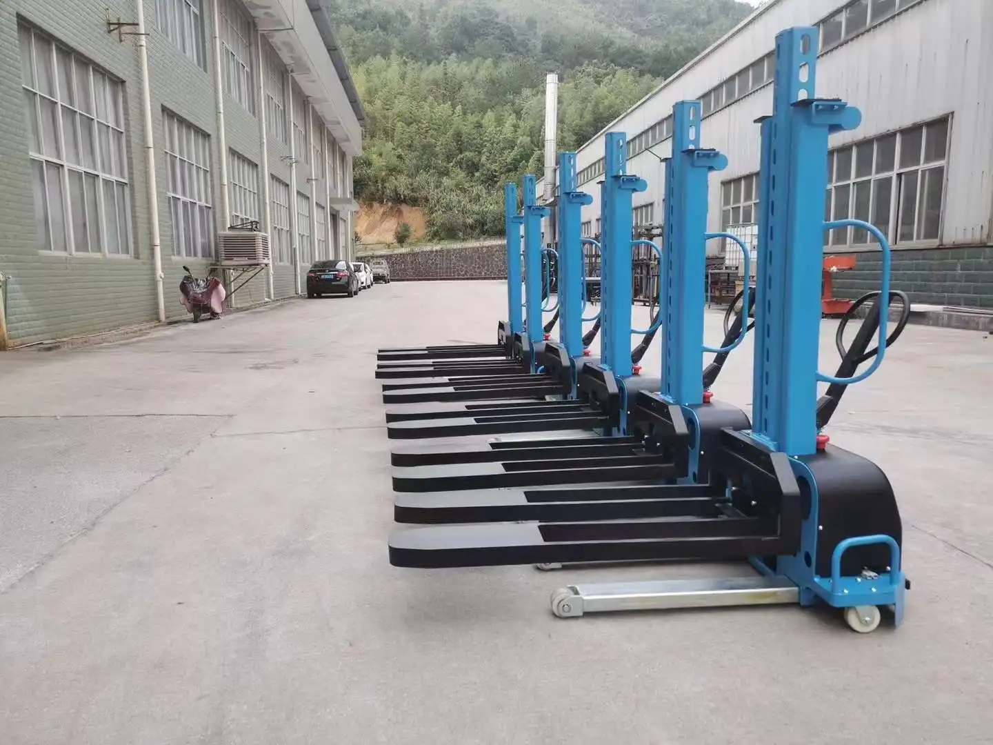 500kg Semi Electric Self-lifting Stacker Zts-05 Portable Self Loading 1300-1600mm Electric Self ...