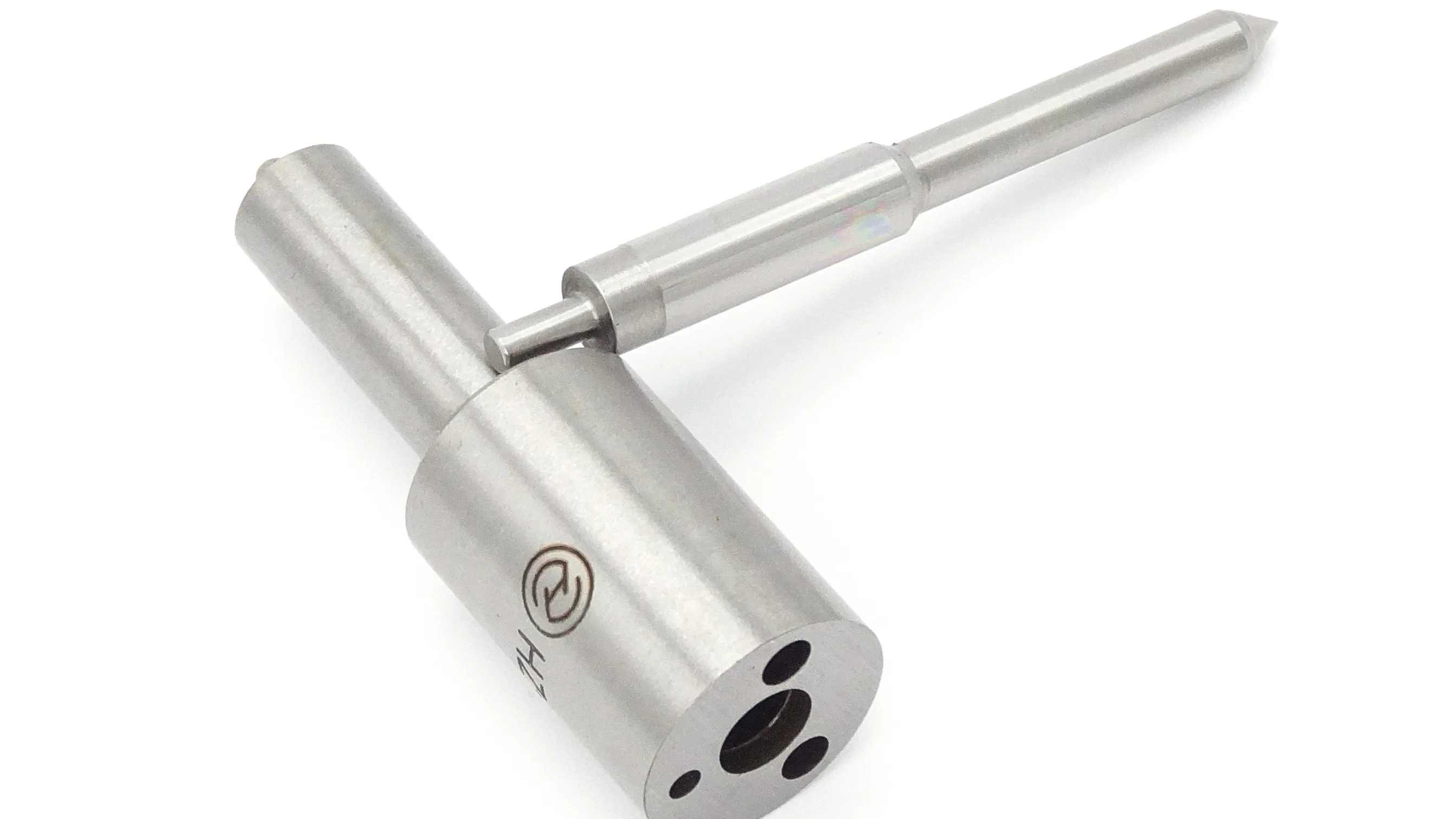 China Manufacturer High Quality Diesel Engine Spare Parts Spay Injector ...