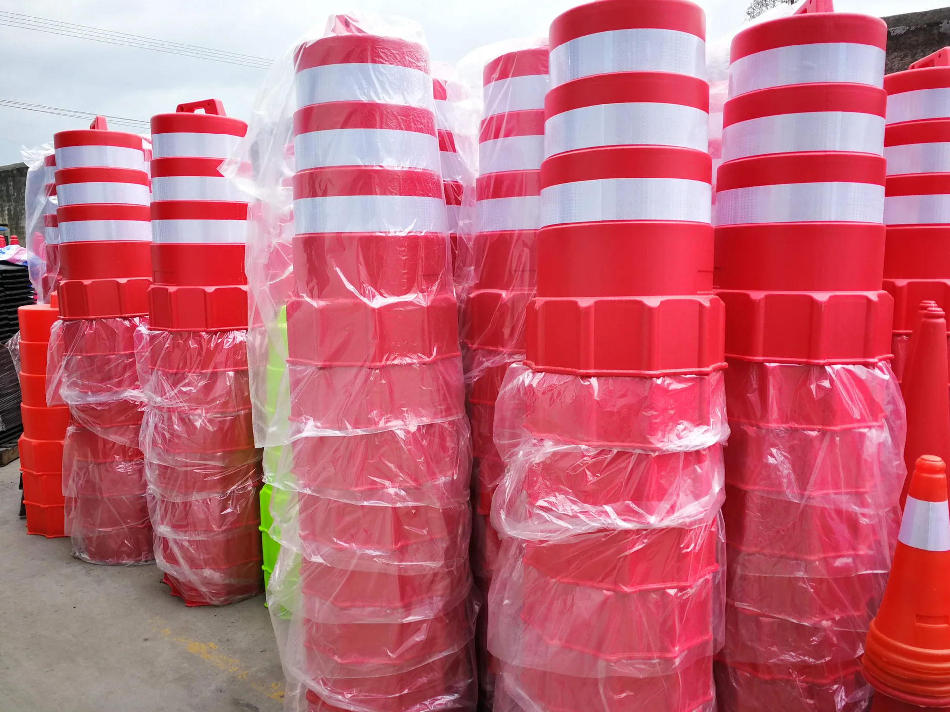 Benc Lightweight And Portable Stackable Traffic Barrier Warning And ...