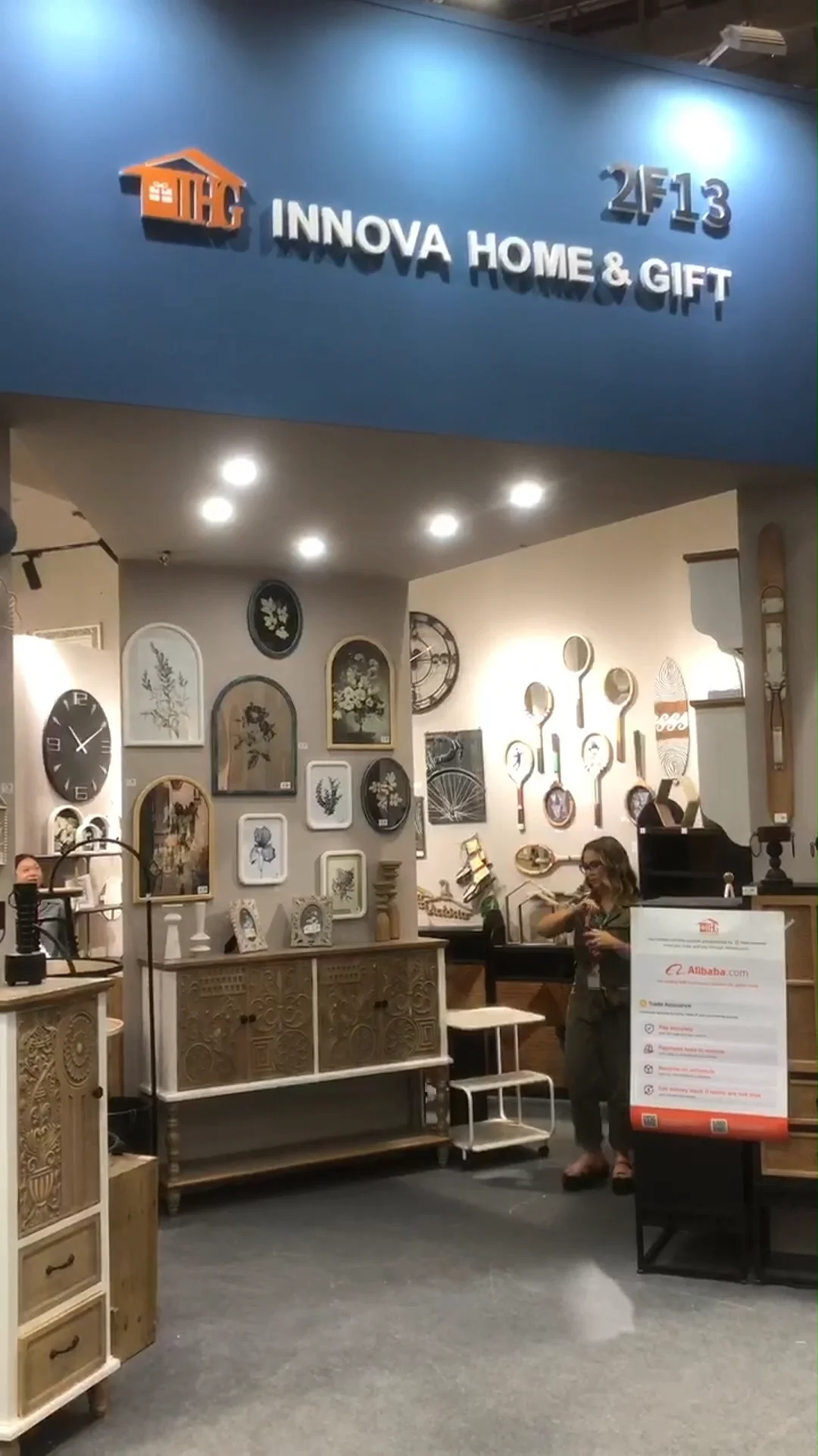 Innova Modern Heart Shaped White Metal And Wooden Large Wall Clocks For ...