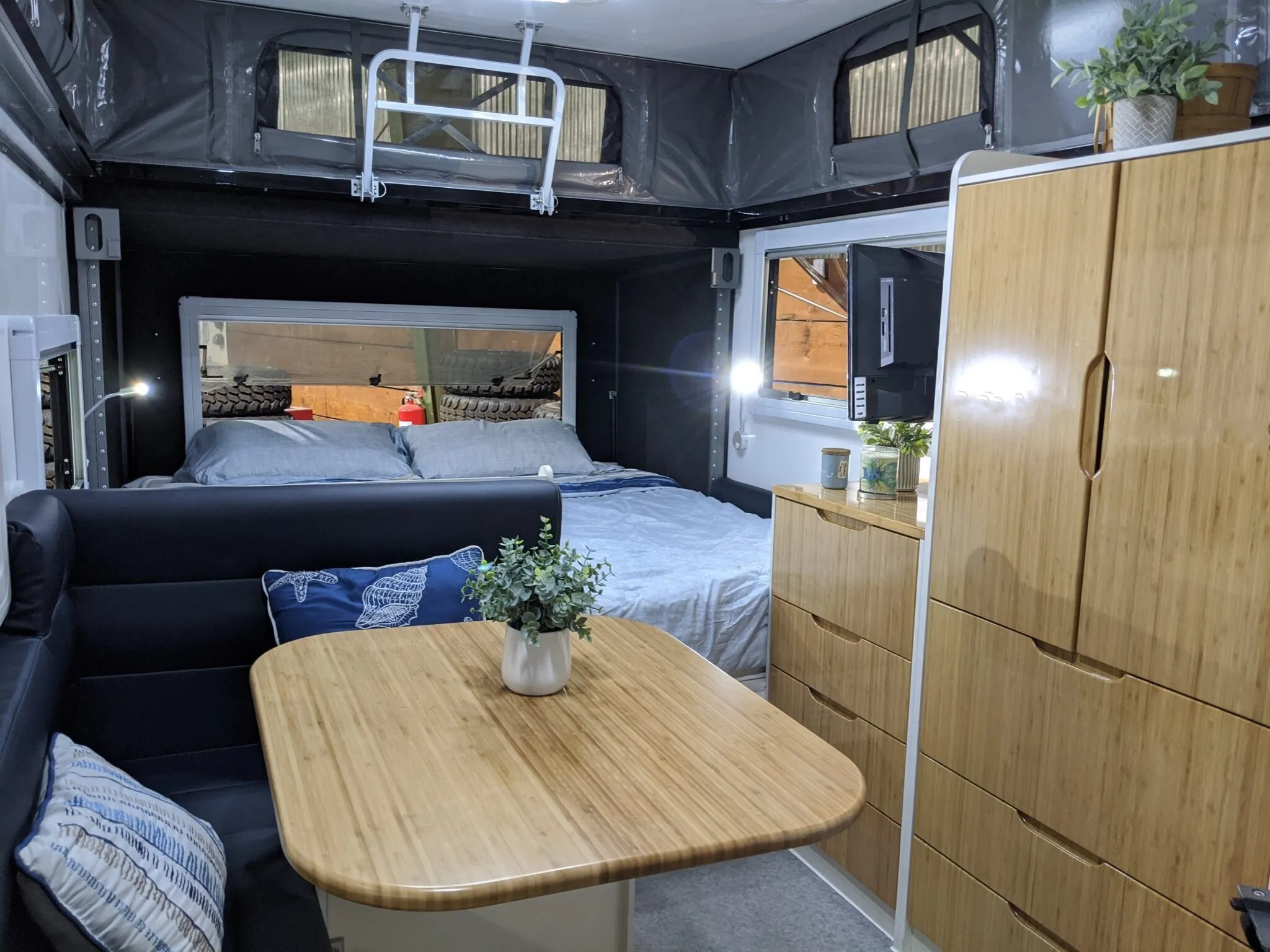 15ft Luxury Design Hybrid Camper Trailer with Bunk Beds