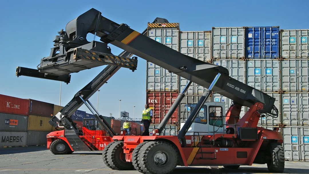 50 Ton Reach Stacker SRST50H1-H for Efficient Container Handling ...