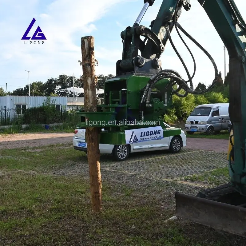 LG Compactor With Grab Mini Excavator Attachment for Fence Posting ...