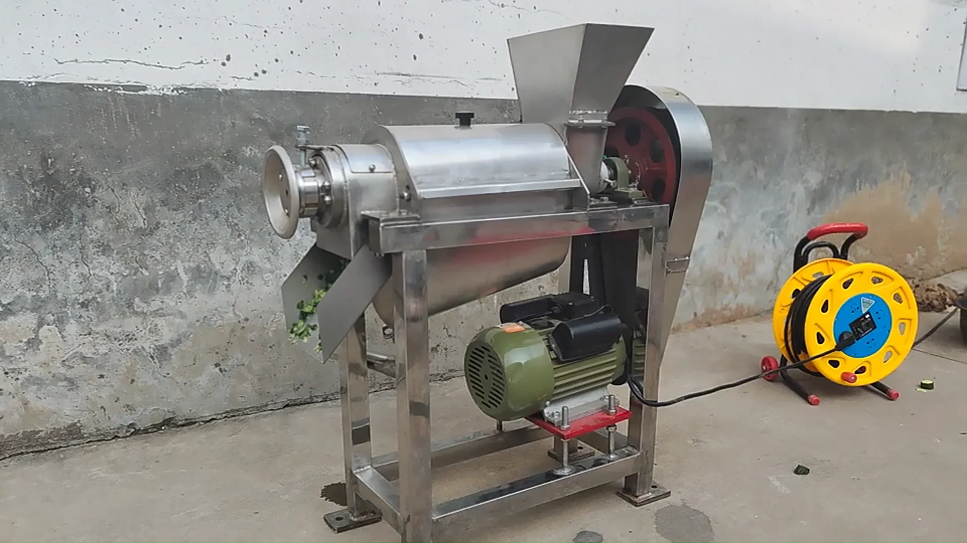 Commercial Small Scale Sugar Cane Guava Tomato Apple Grape Passion Vegetable Screw Crushed Fruit ...