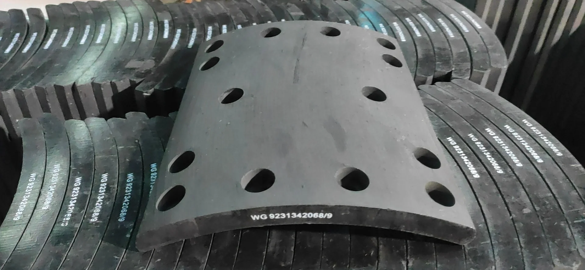 Sinotruk Howo A7 Faw Truck Brake Block Plate Lining Disc Brake Pads ...