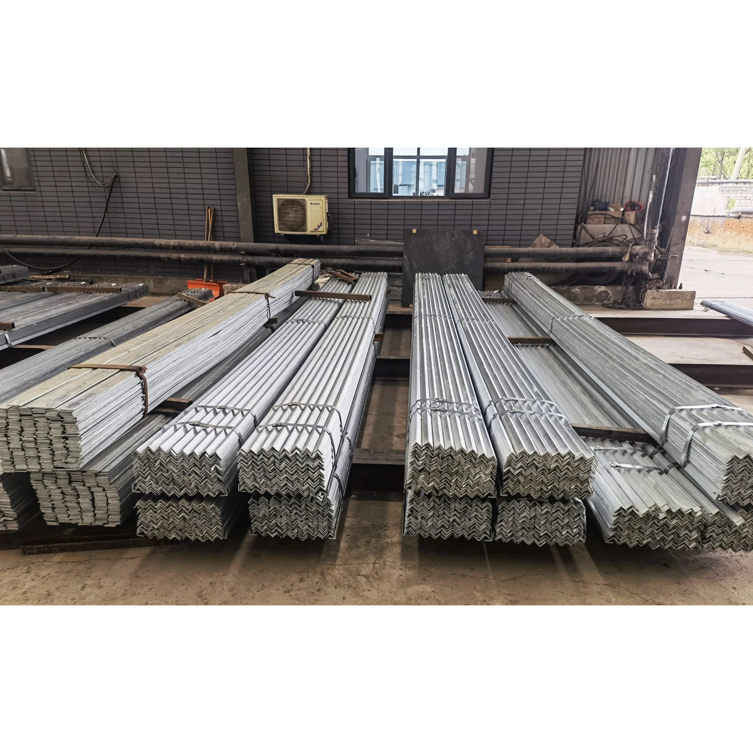 AISI 304H Stainless Steel Angles - High Quality & Price