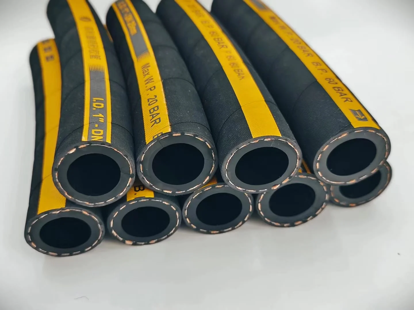 Made in China DN32 Laminated Sandblasting Hose Rubber Air Hose 20bar ...