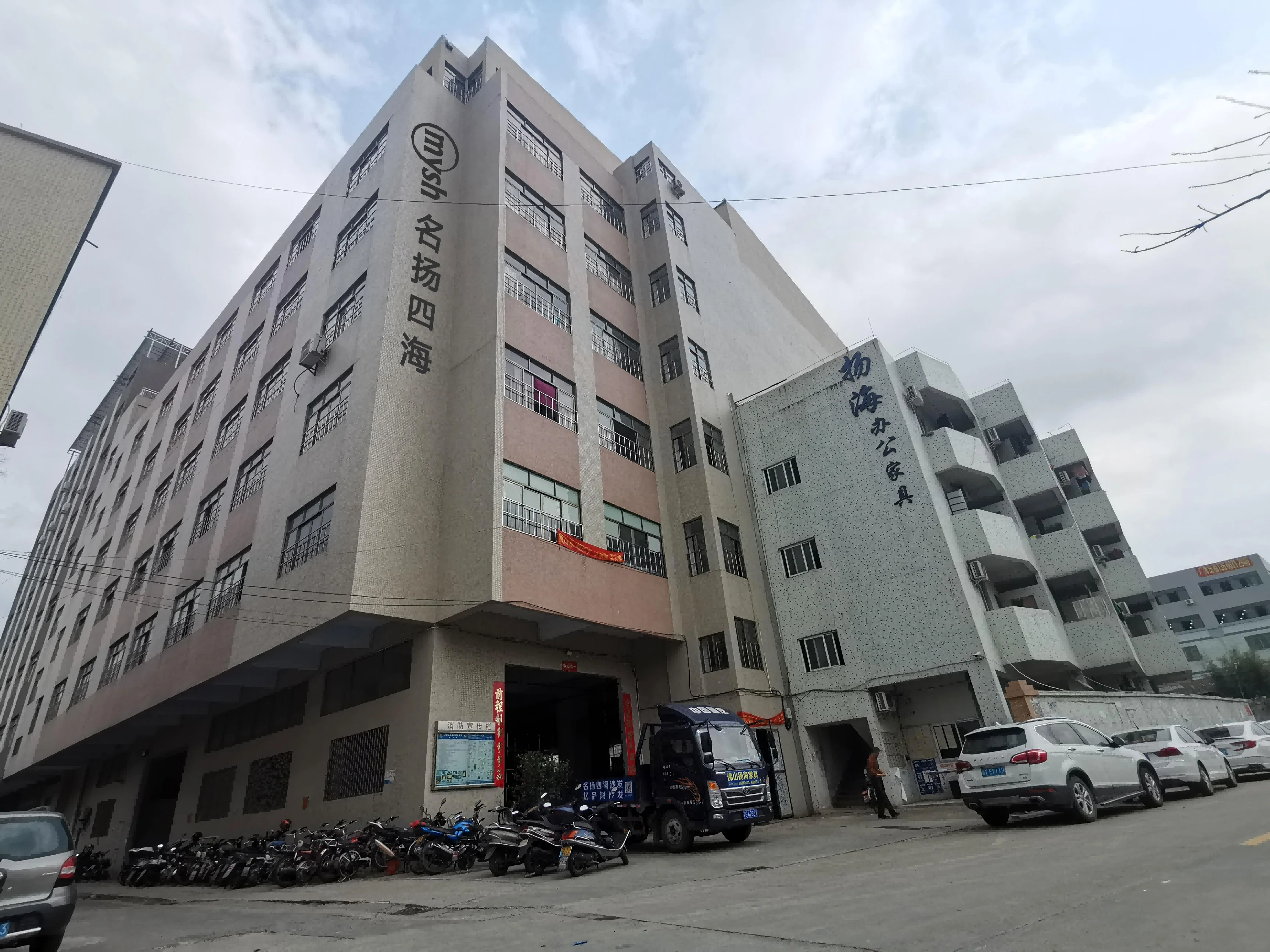 Modern Design Black Marble Round Table And Black Stainless Steel Column ...