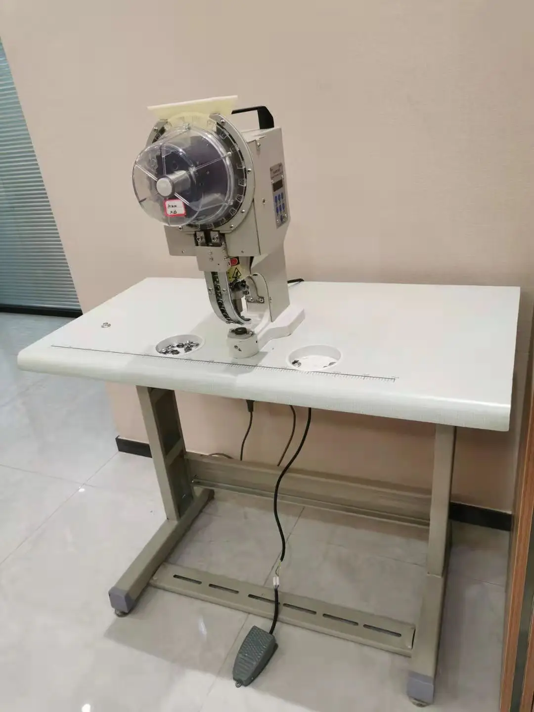 High Quality Automatic Button Eyelet Punching Machine for Multi-Layer ...