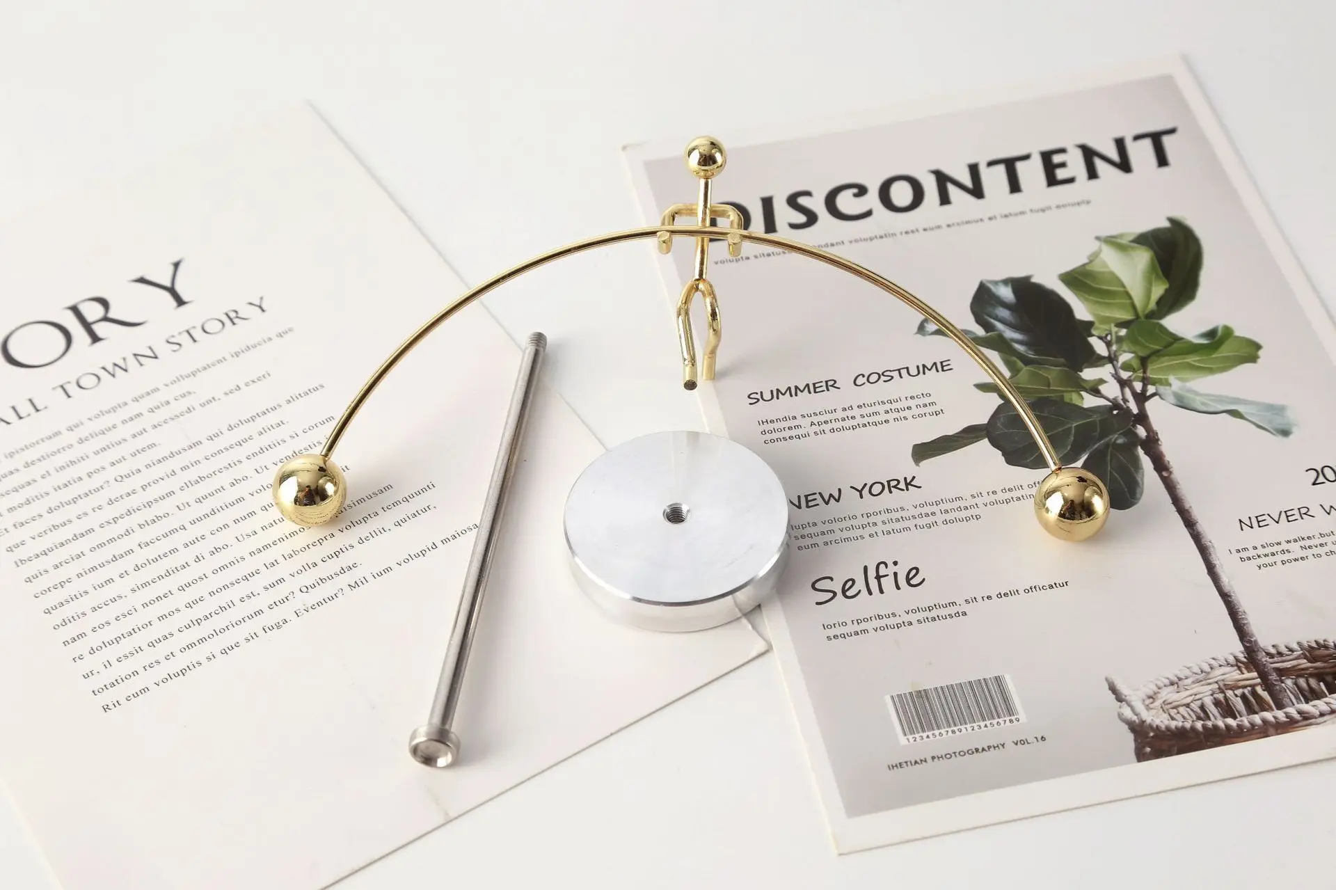 Weightlifter Stainless Steel Physics Balancing Tumbler Toy Kinetic Art ...