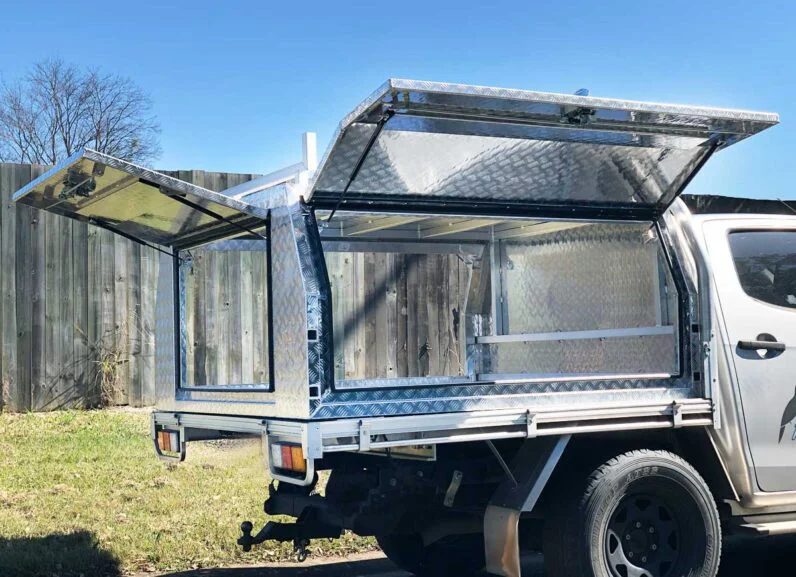 Lamax Manufacturers With Three Doors Full Aluminium Anodized Ute Cage ...