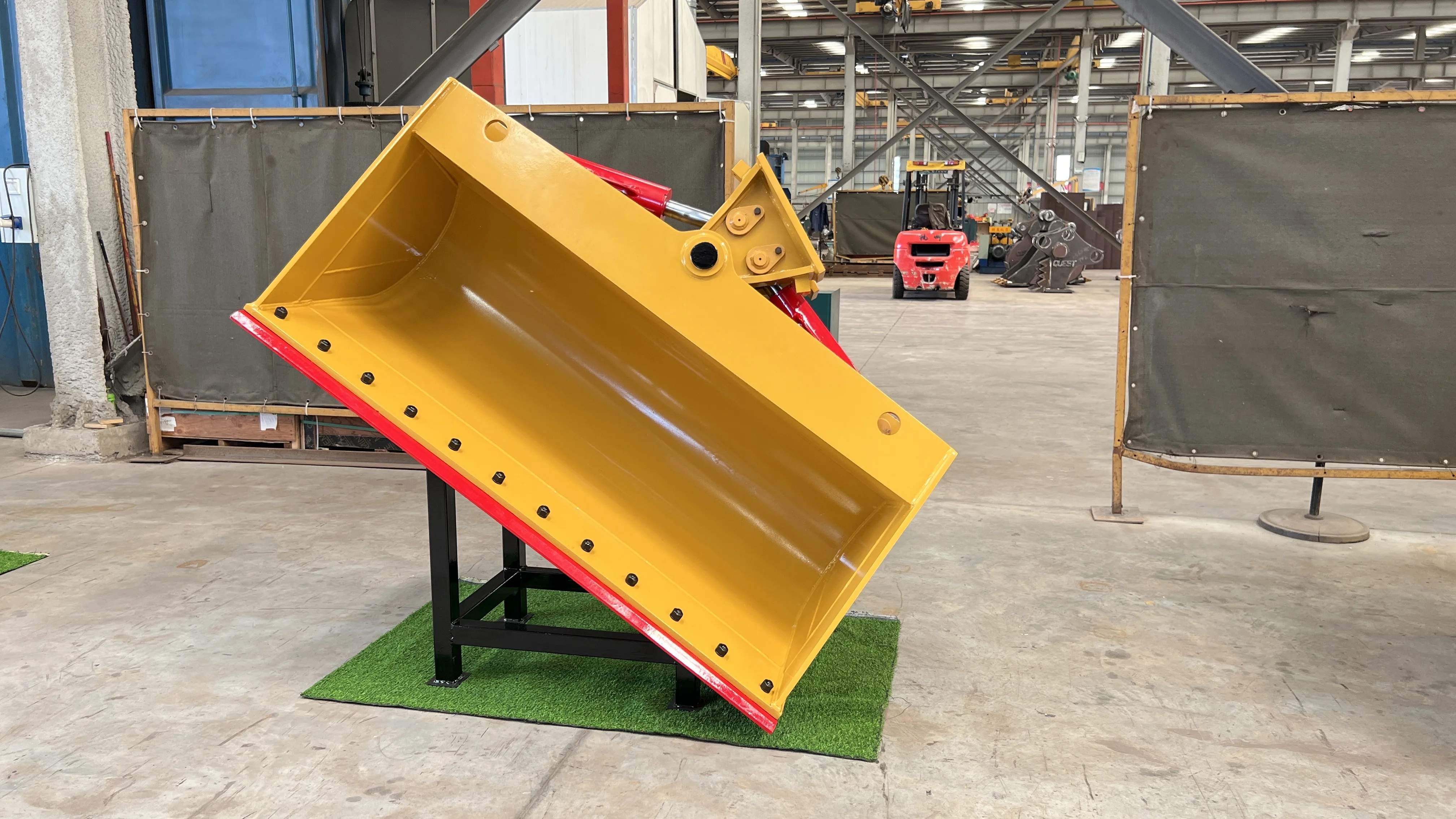 Excavator Tilt Ditch Slope Swivel Clay Bucket by Bonovo for 5-7T ...