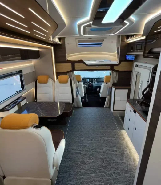 Luxury RV Motorhome - Double Expansion Design for Camping