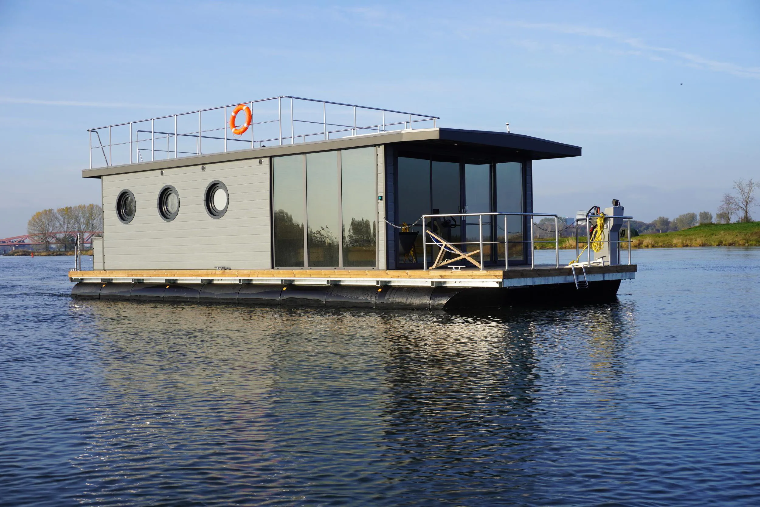The Most Luxurious Water Resort Pontoon House And Boat House Experience ...