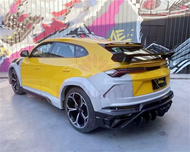 Lamborghini URUS Wide Body Kit - Dry Carbon Fiber Body Upgrade
