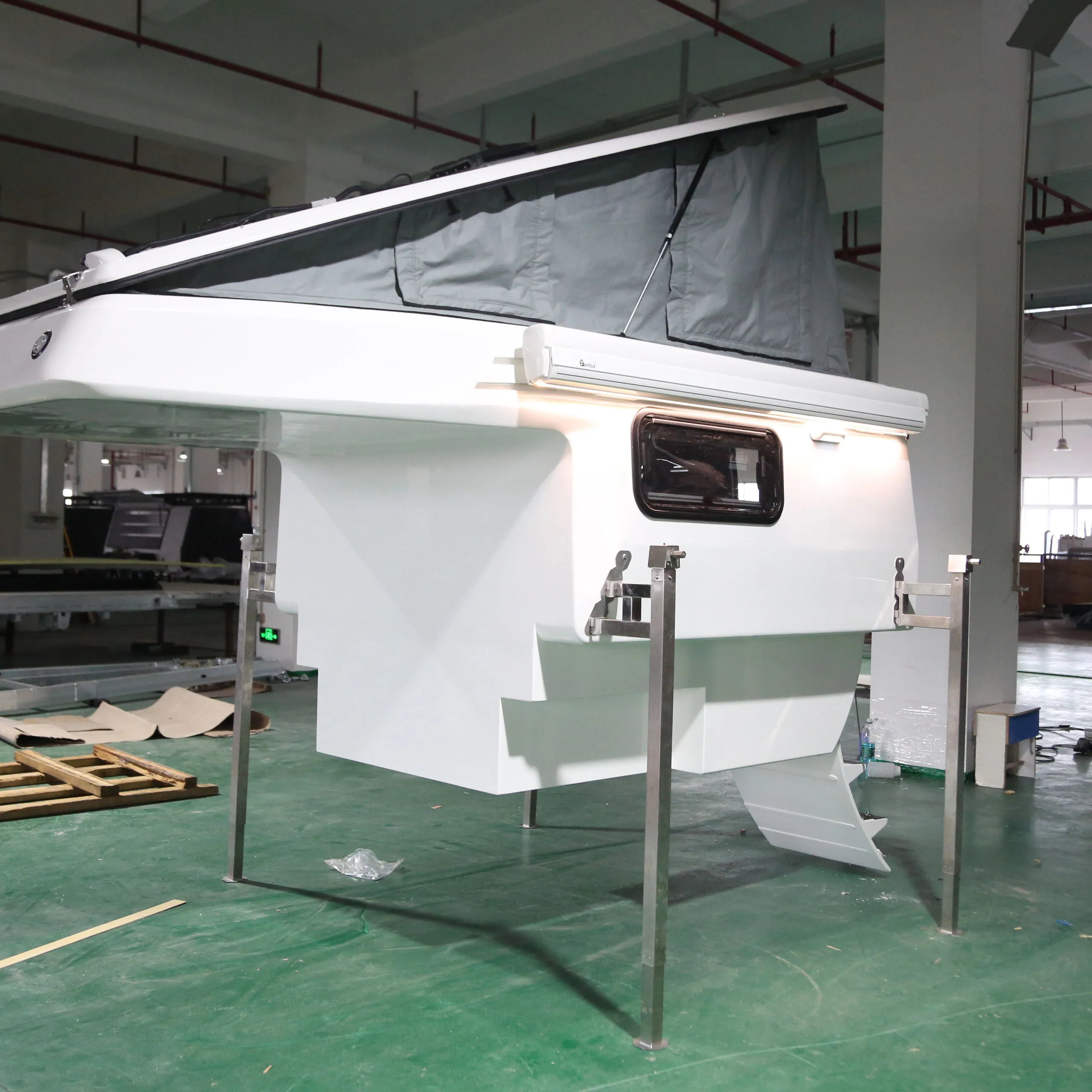 Ecocampor Fiberglass Truck Camper - Stylish & Durable