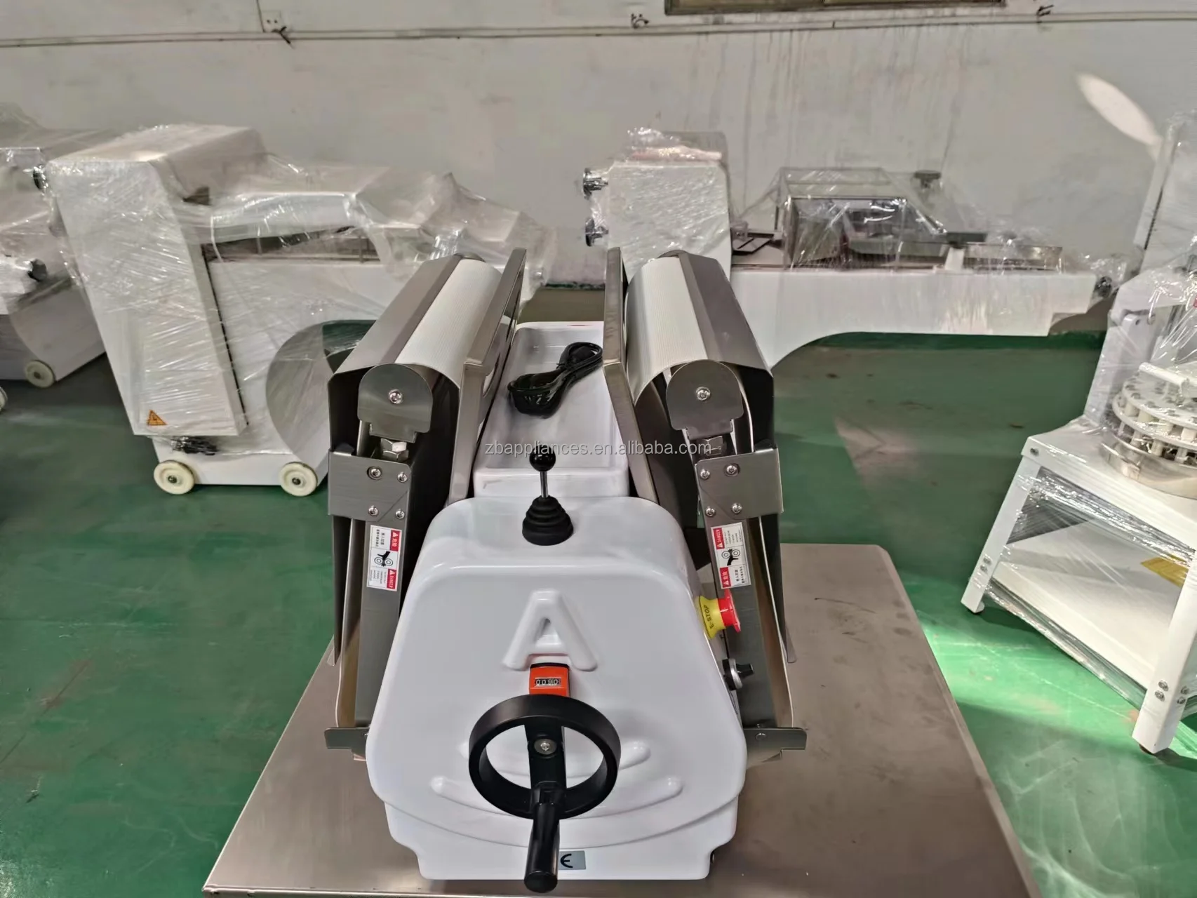High Efficiency Table Top Model Automatic Pastry Machine Bakery Shop ...