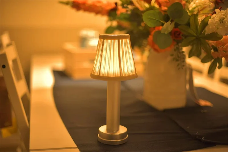 Aluminium Rechargeable Restaurant Cordless Gold Table Lamp