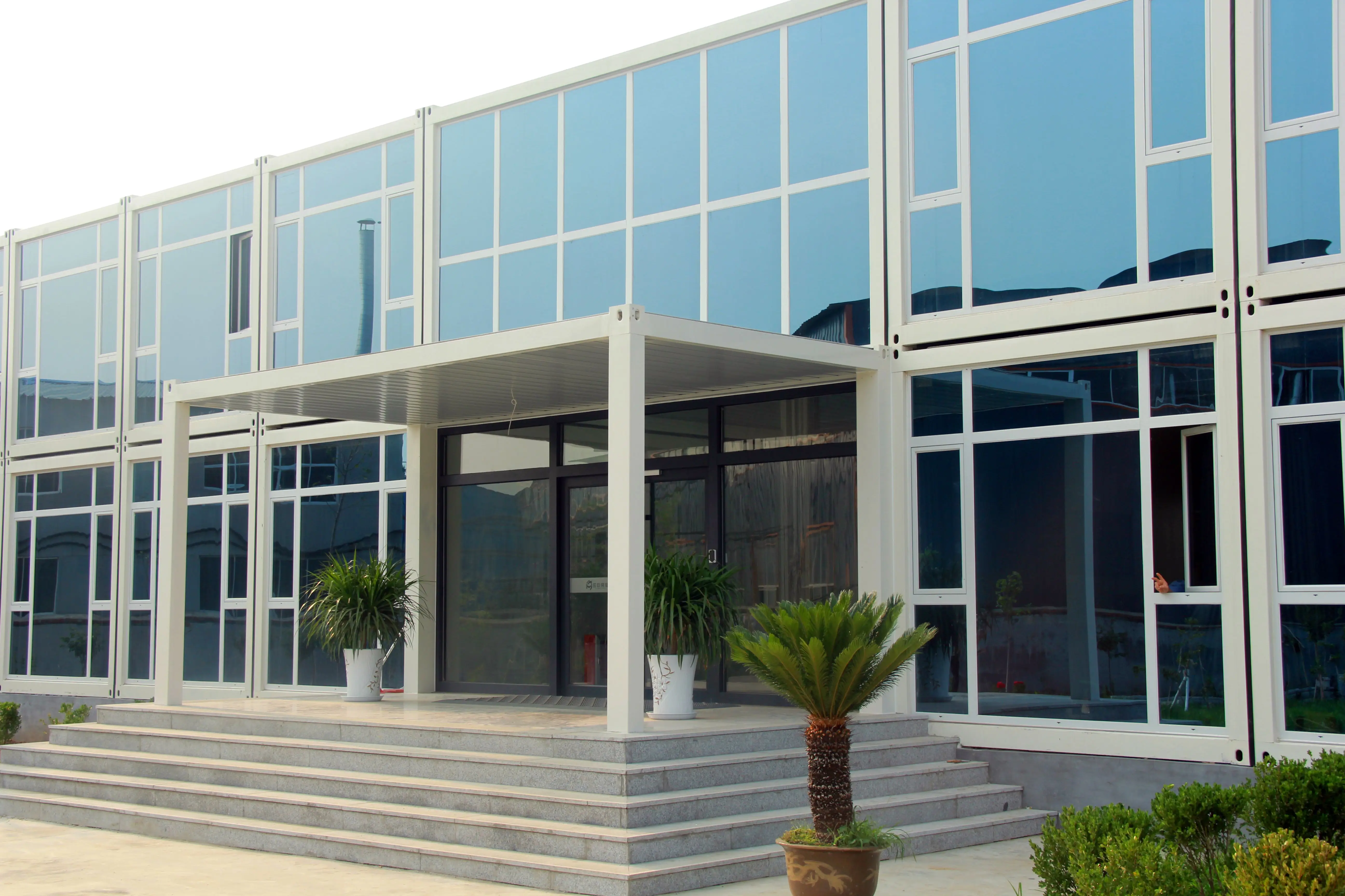 Quacent Flat Pack Container House With Elegant Designs High Insulation Prefabricated Homes With ...