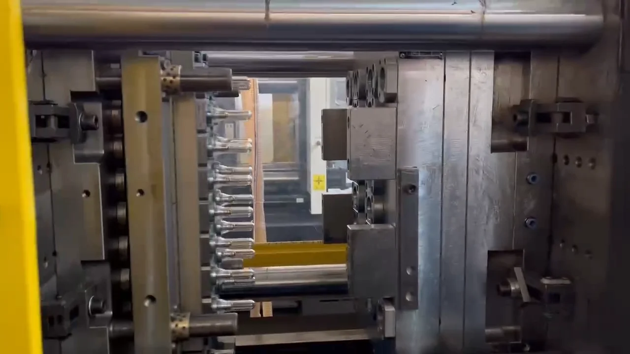 26g Pet Preform Plastic Bottle Preform Cap Blow Injection Making ...