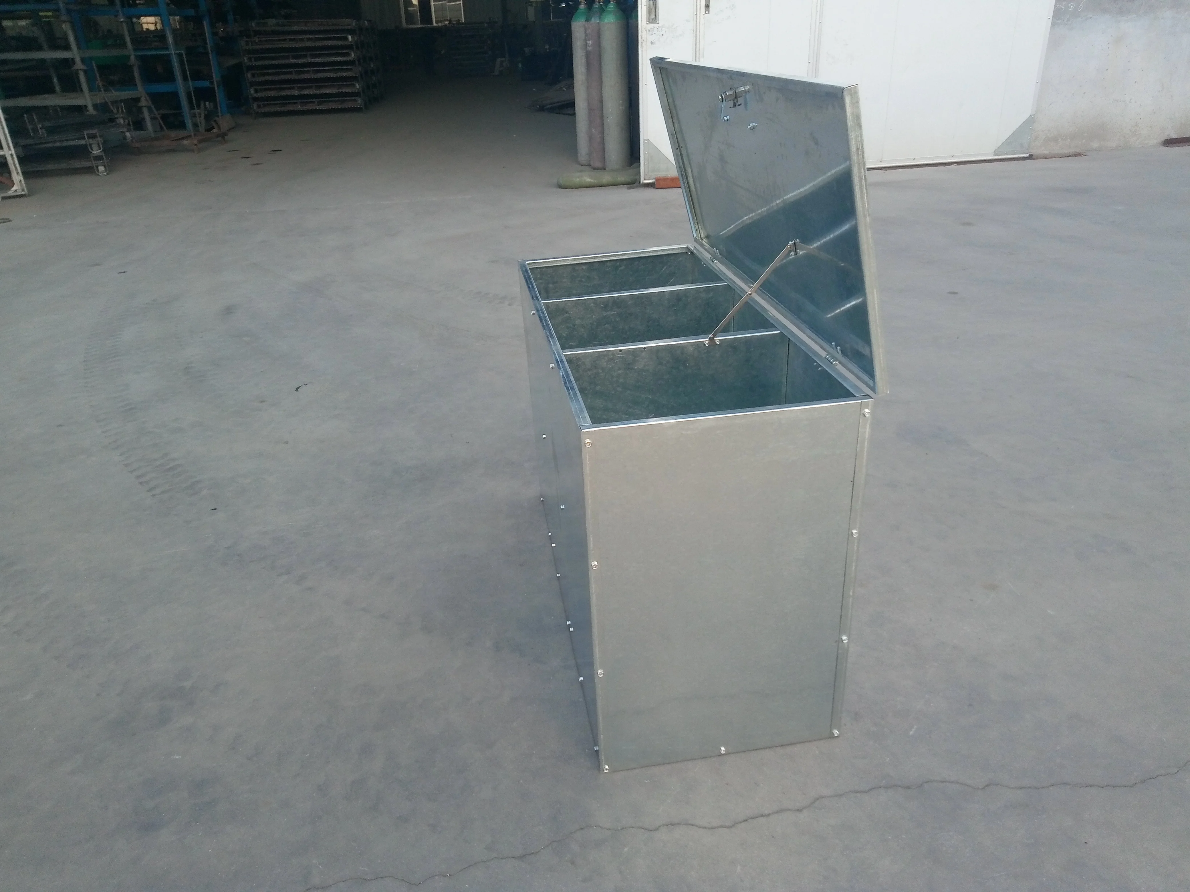 Heavy Duty Large Galvanised Feed Bin for Animal Feed Storage - Durable ...