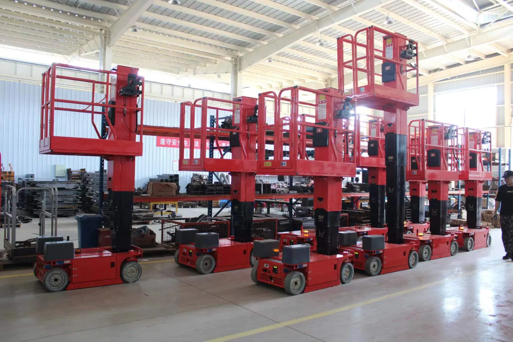 Electric Powered Hydraulic Single Mast Telescopic Platform Lift For ...